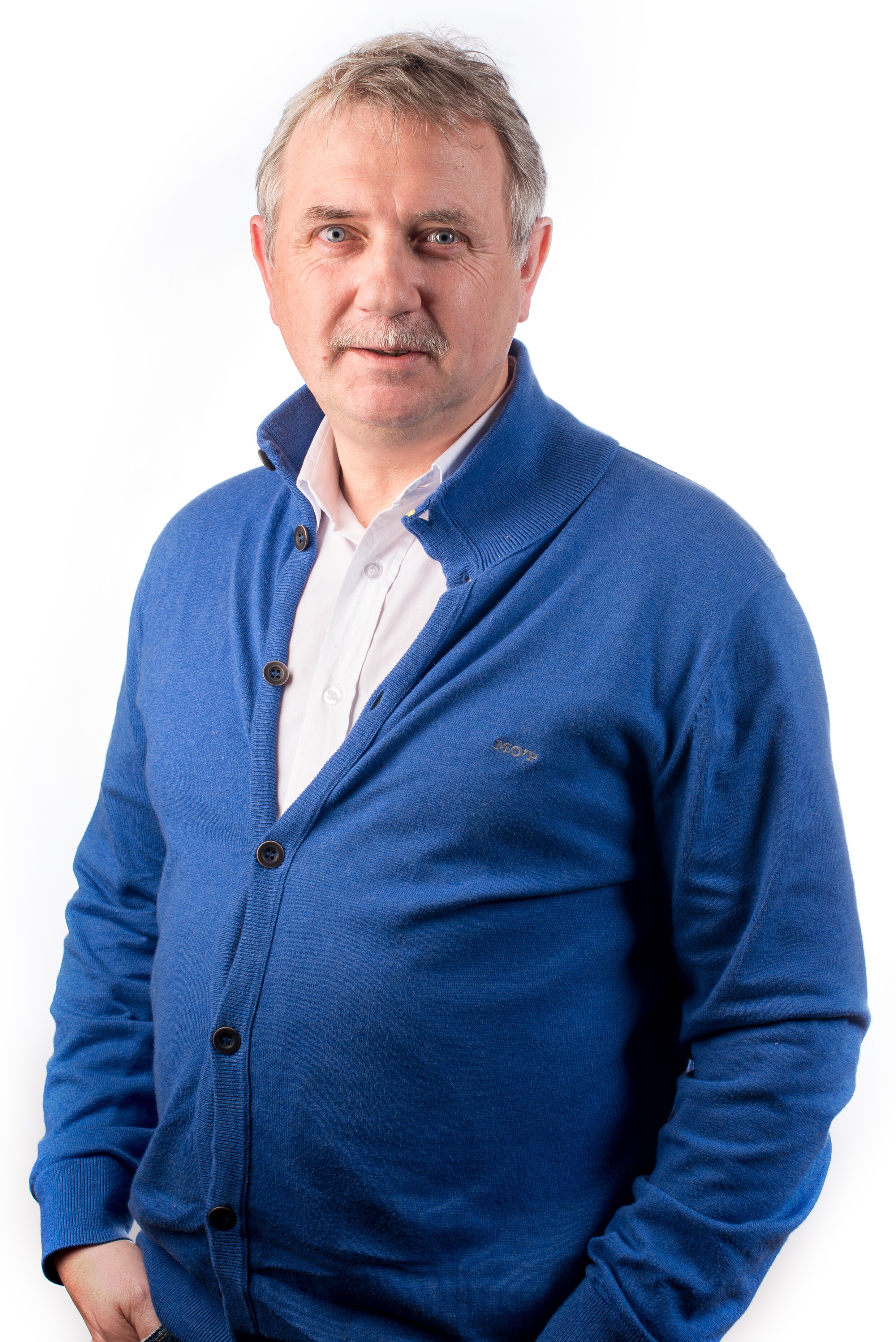 In plaats van een heksenjacht te openen, zou men zich beter afvragen ...