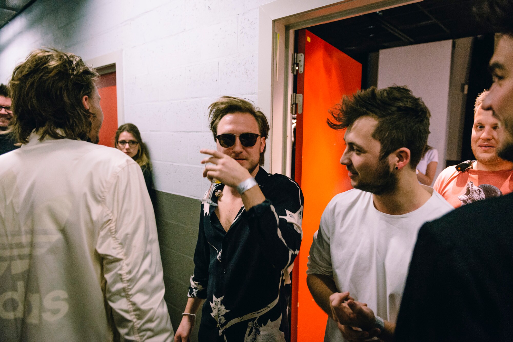 Backstage bij Bazart: snacks, hugs en rock-’n-roll | De Morgen