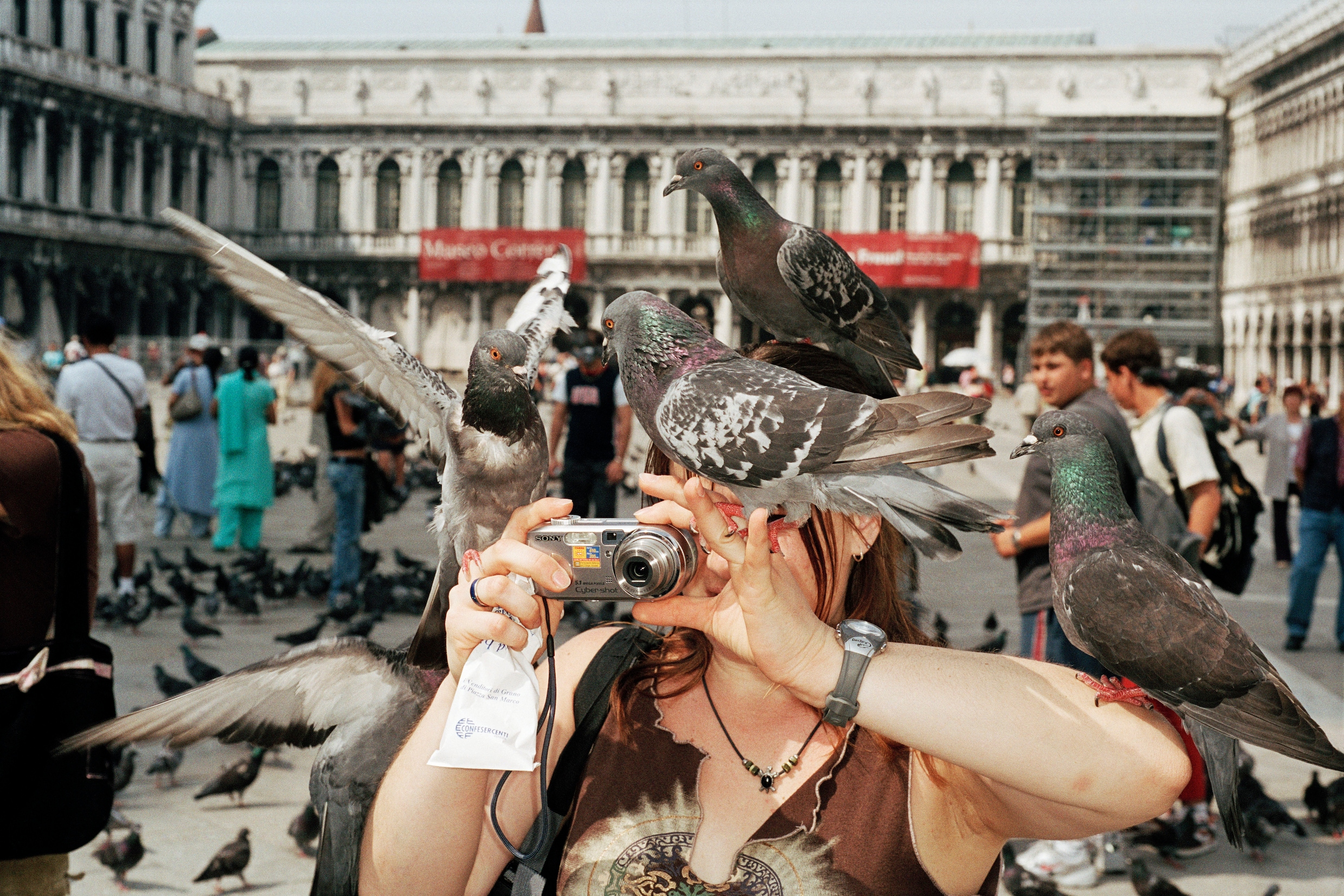 Martin Parr (1952-2025): meesterlijk observator van mensen | De Morgen
