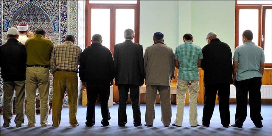 Antwerpse moskeeën zetten 173 stewards in om overlast door ramadan te ...