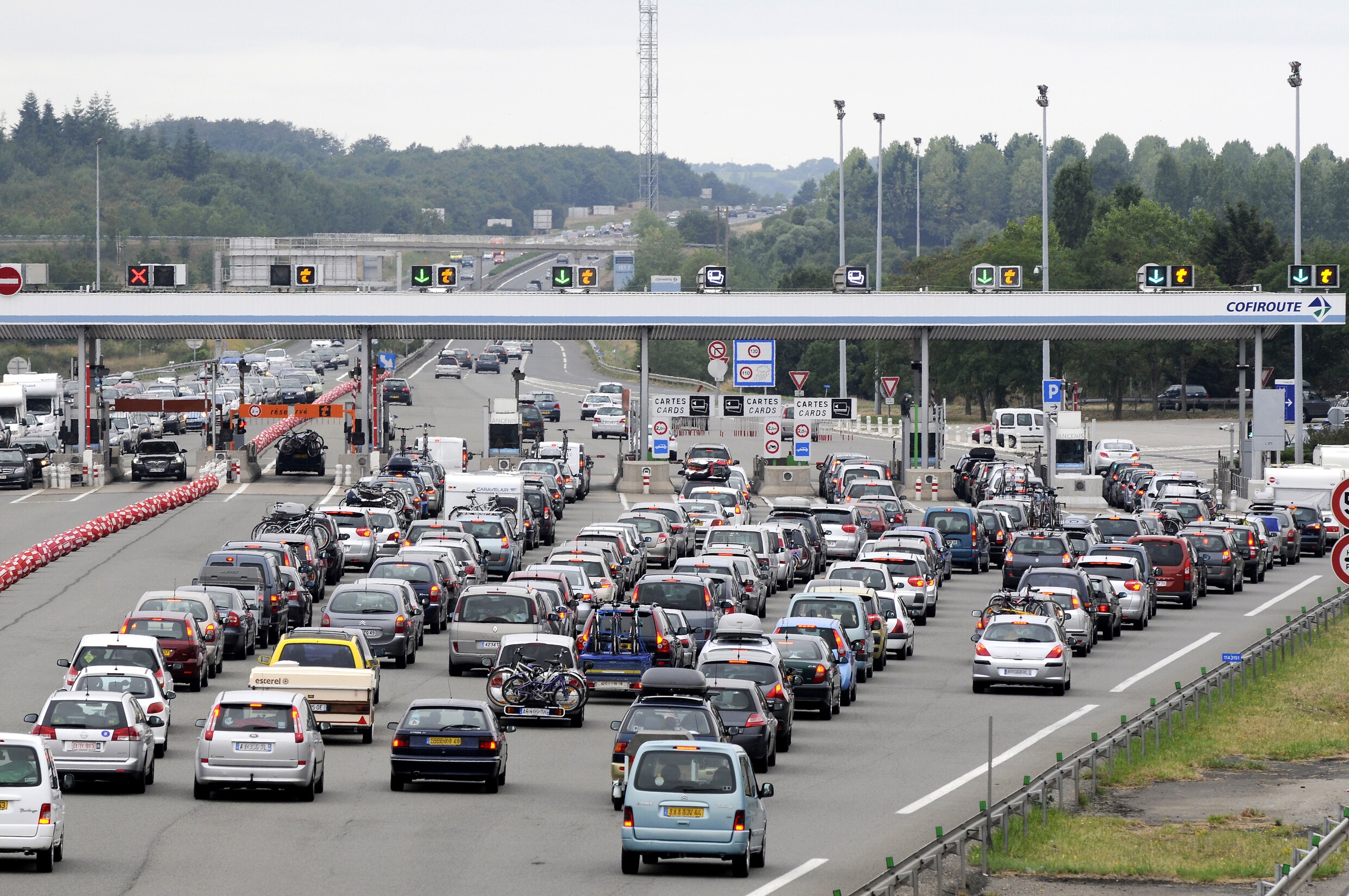 Opnieuw erg drukke dag op Europese wegen: filerecord verbroken in ...