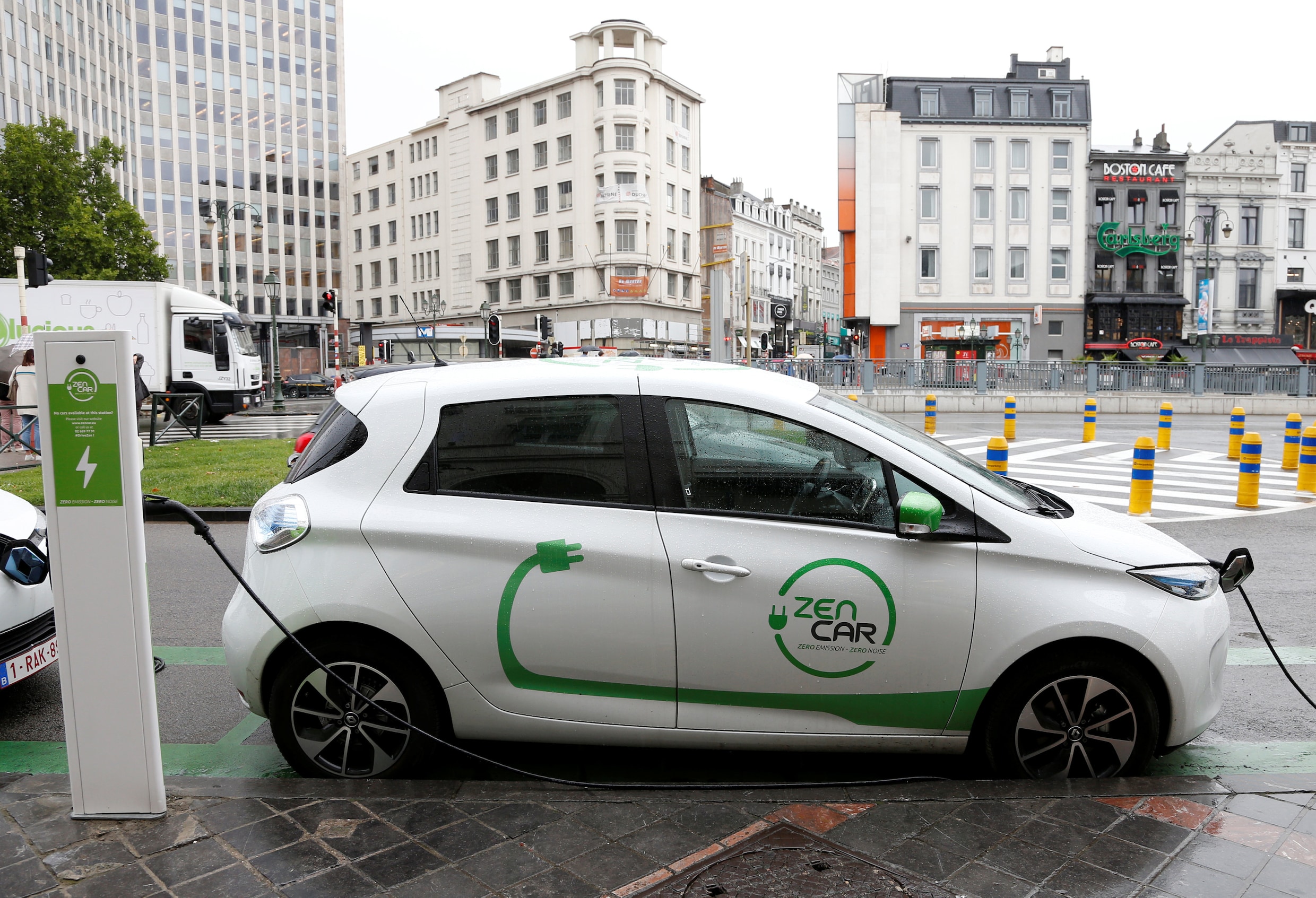 De eenzaamste deelauto van het land staat in Kermt | De Morgen