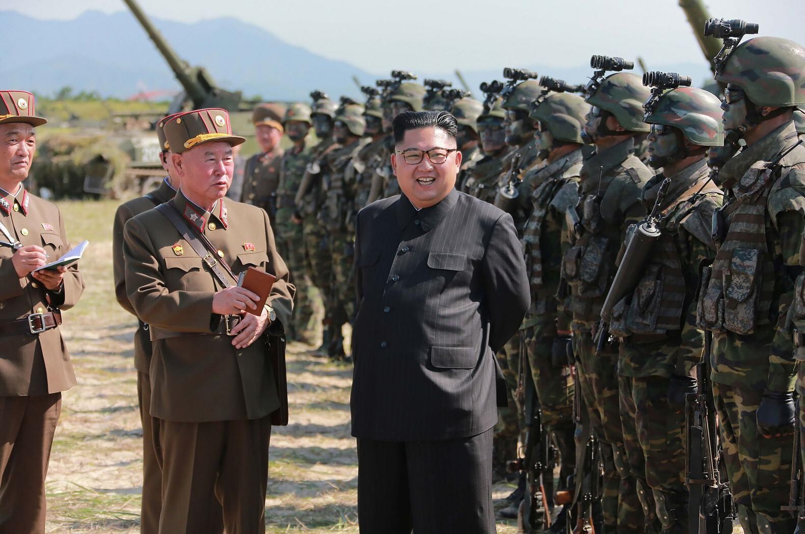 Kim pronkt met geheimzinnige commando-eenheid: dit zijn Noord-Korea's ...