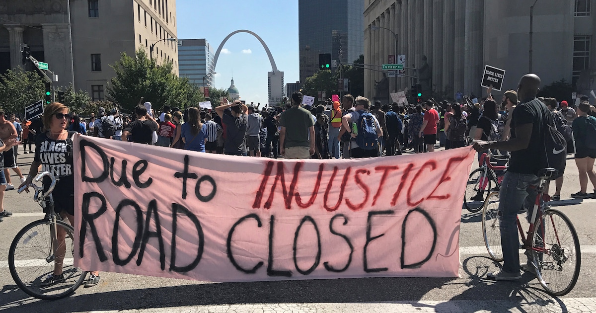 Opnieuw blanke ex-agent vrijgesproken van moord op zwarte man, betogers ...