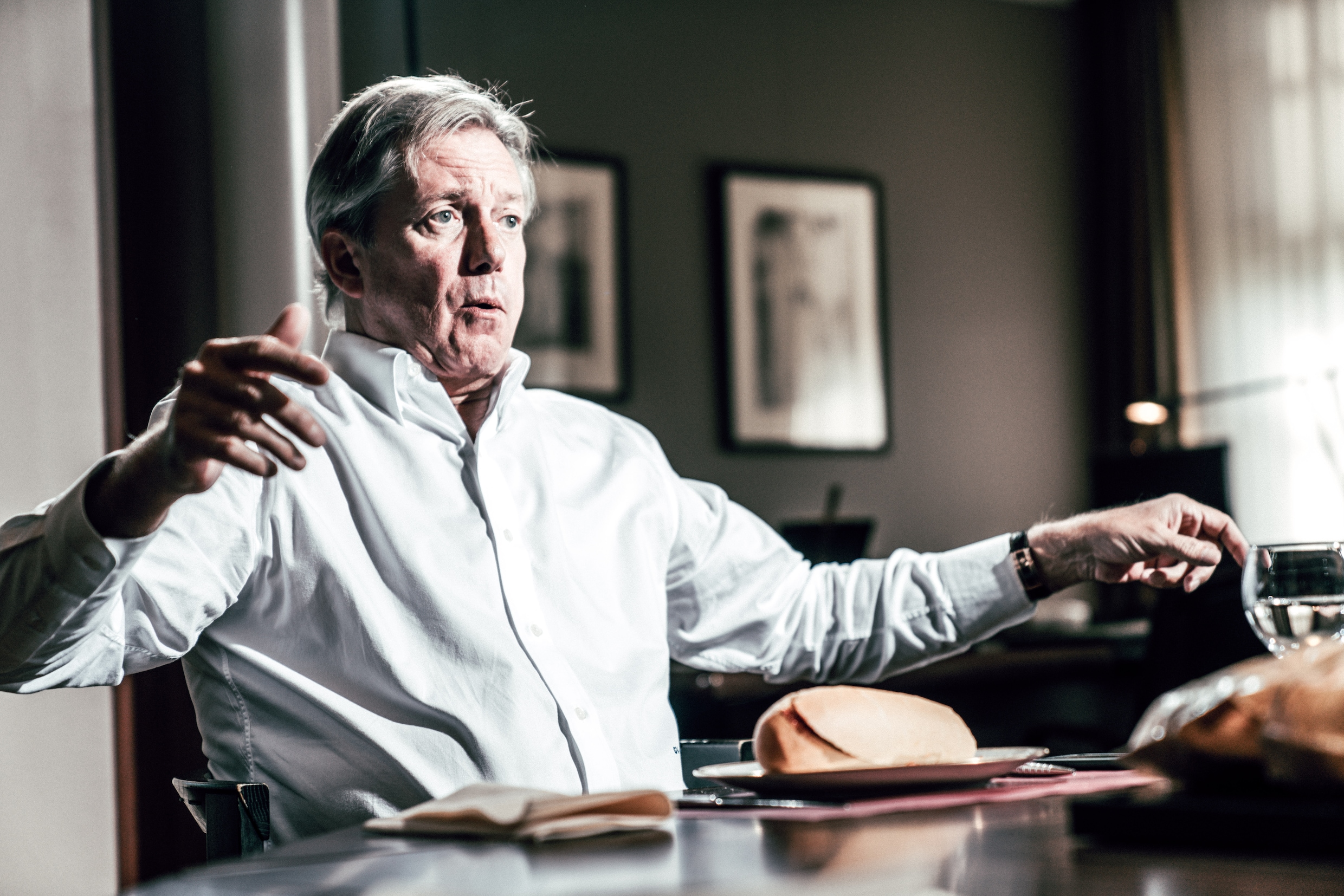 Geert Versnick: "Eén woord heeft me de das omgedaan: Bangkok" | De Morgen