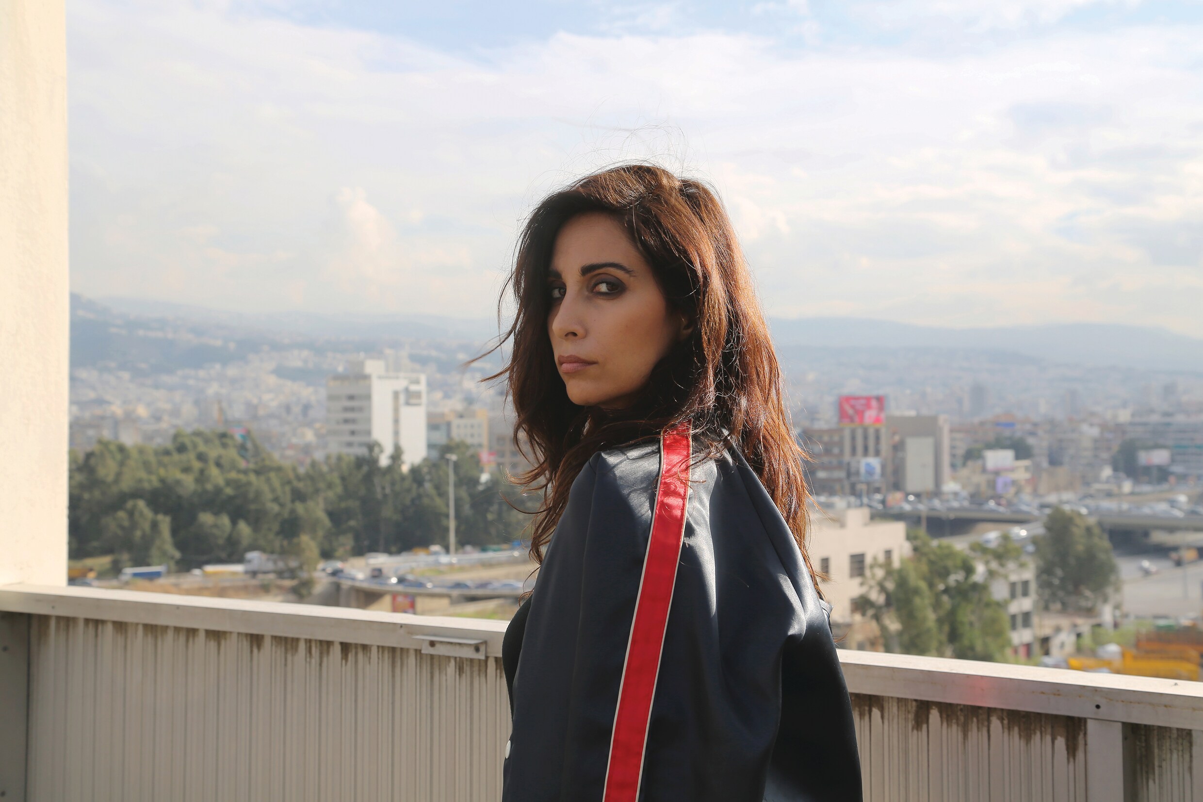 Elia Suleiman draait nieuwe video van ‘Libanese Madonna’ Yasmine Hamdan | De Morgen