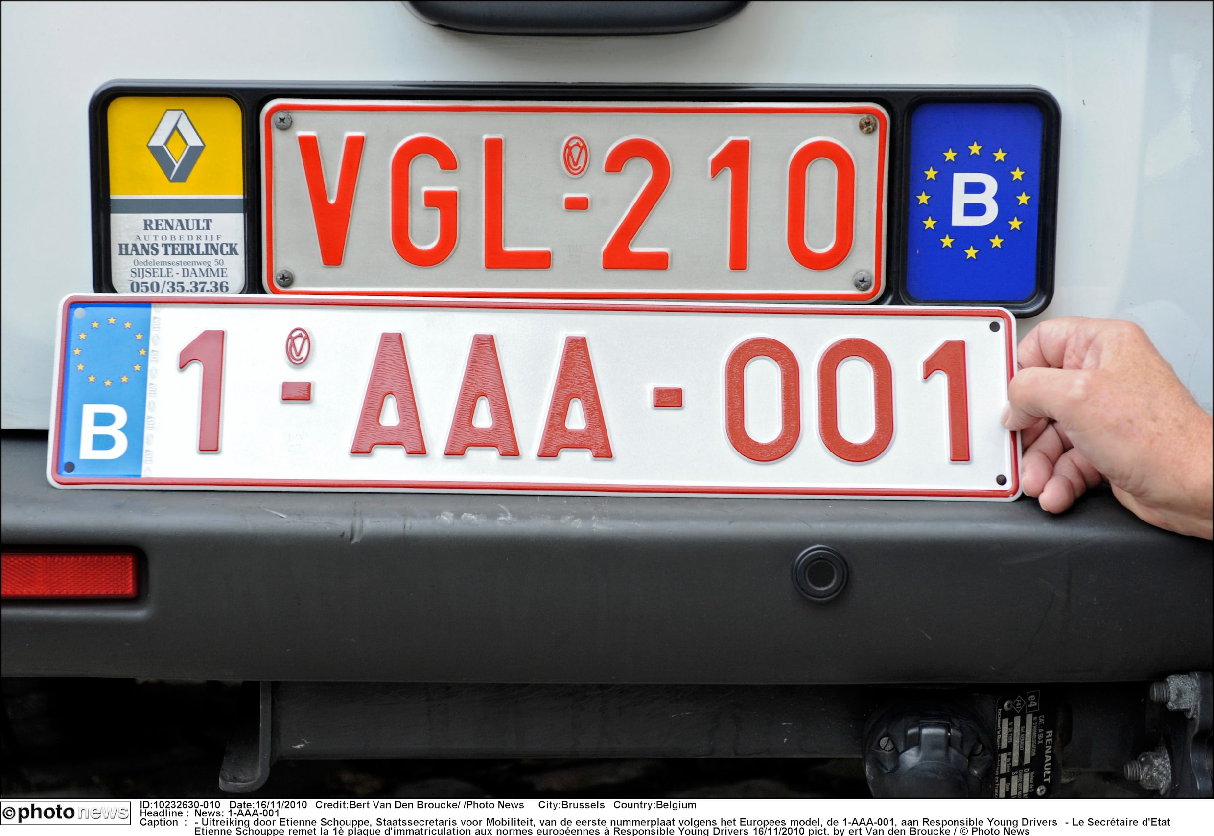 Oude nummerplaat meteen terugsturen om verkeersbelasting te vermijden ...