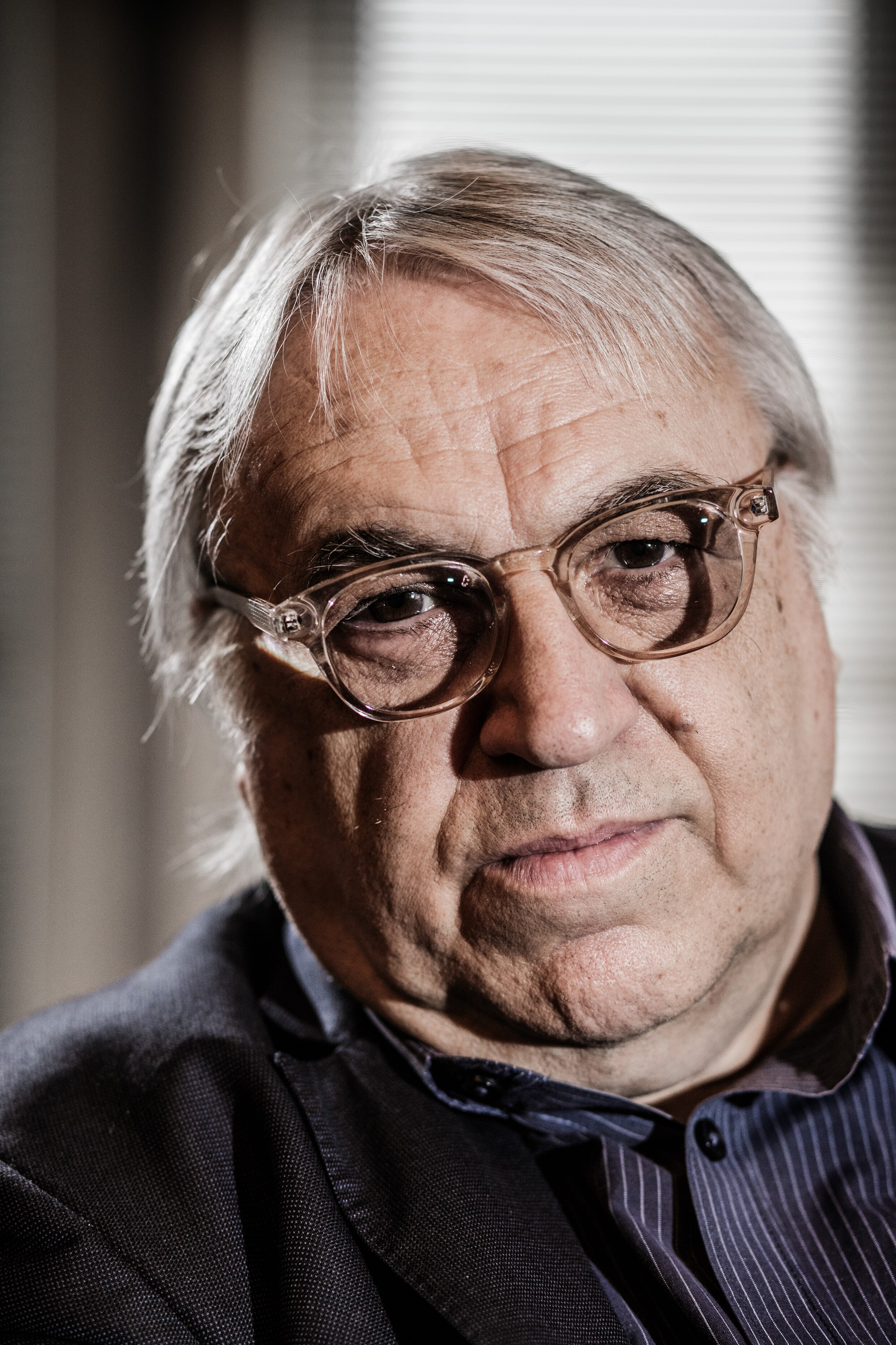 Zou het niet fijn zijn om Yvan Mayeur vanaf nu gewoon te vergeten? Hij ...