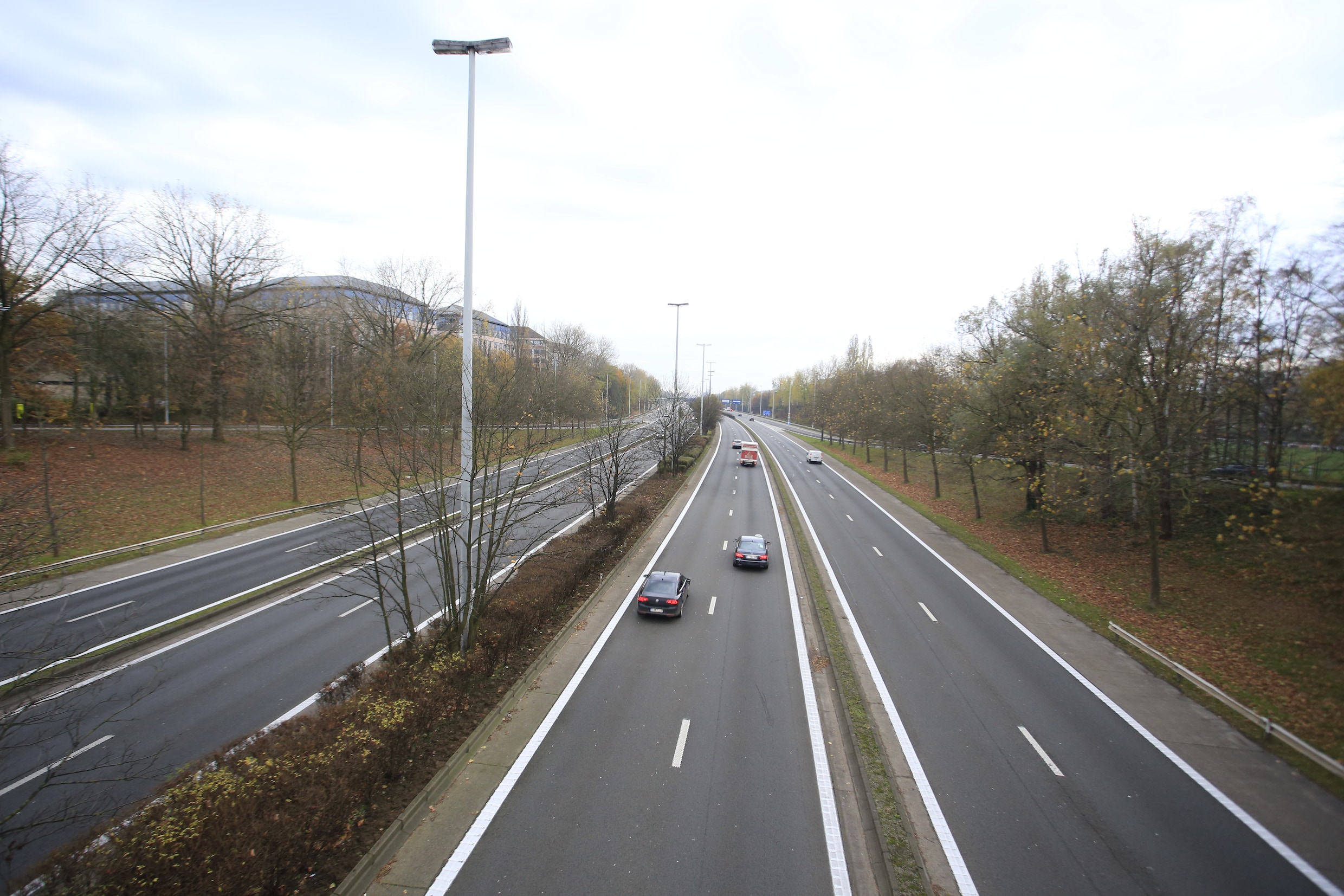 Snelheidslimiet naar 130 kilometer per uur? Bellot gaat te snel voor gewestregeringen | De Morgen