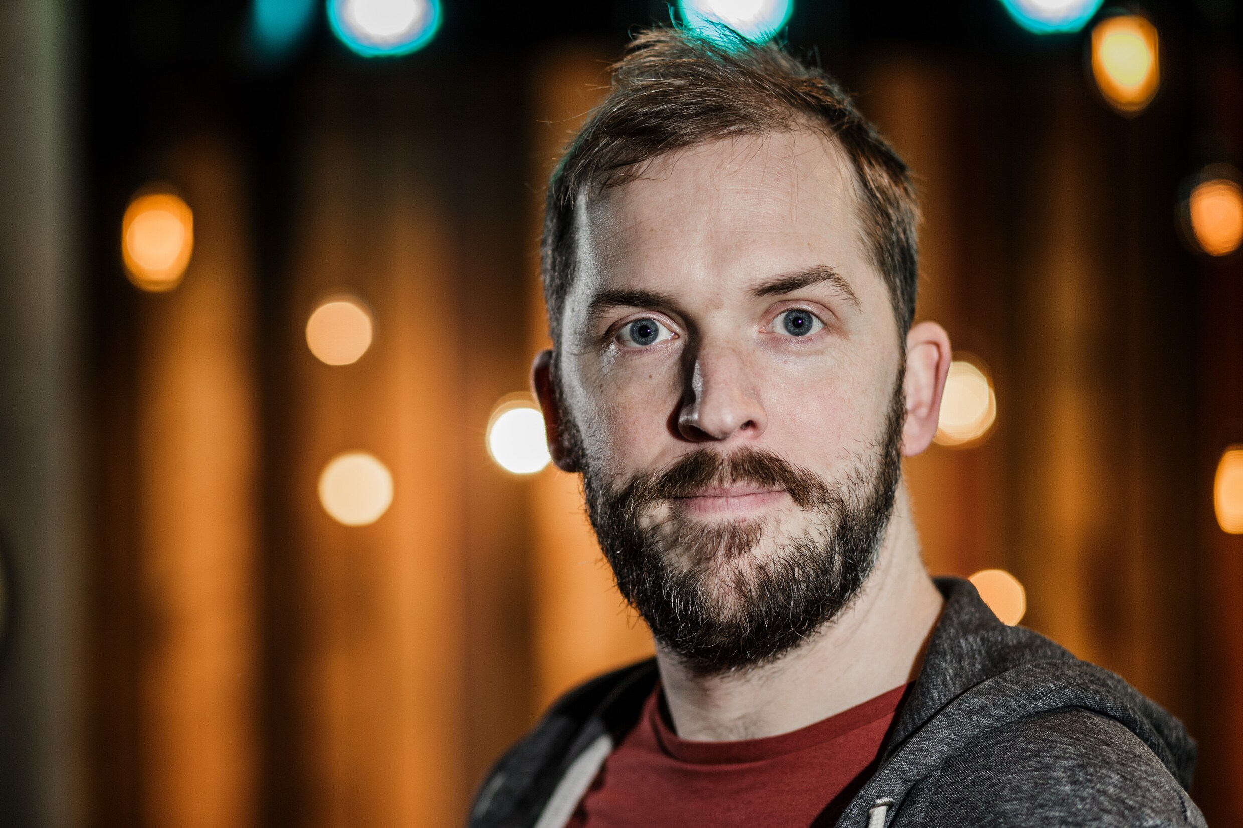 Het recept van ‘De ideale wereld’: satire op hoog vuur, kruiden, niet ...