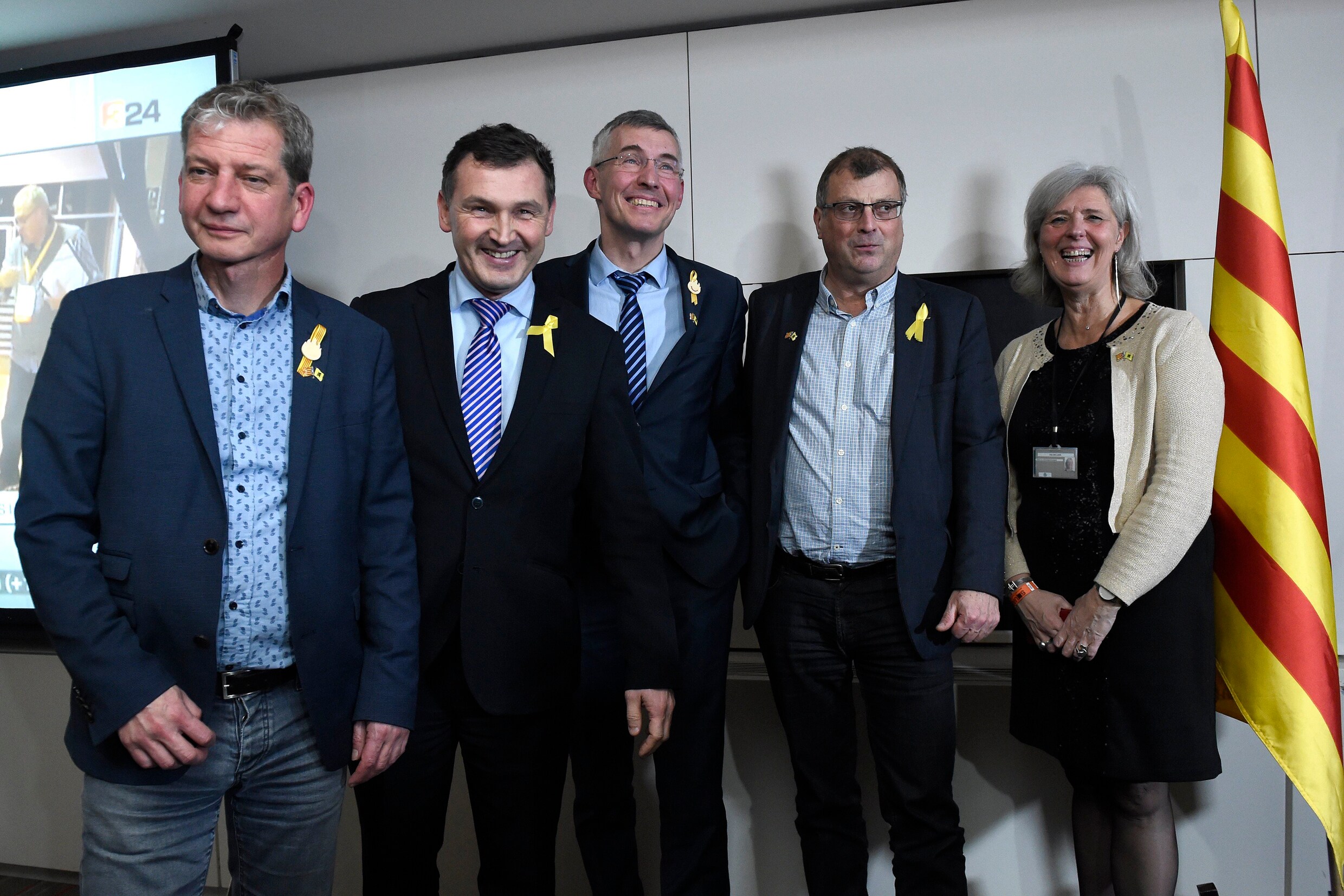 Bourgeois feliciteert Puigdemont: "Spanje kan dit niet langer negeren ...