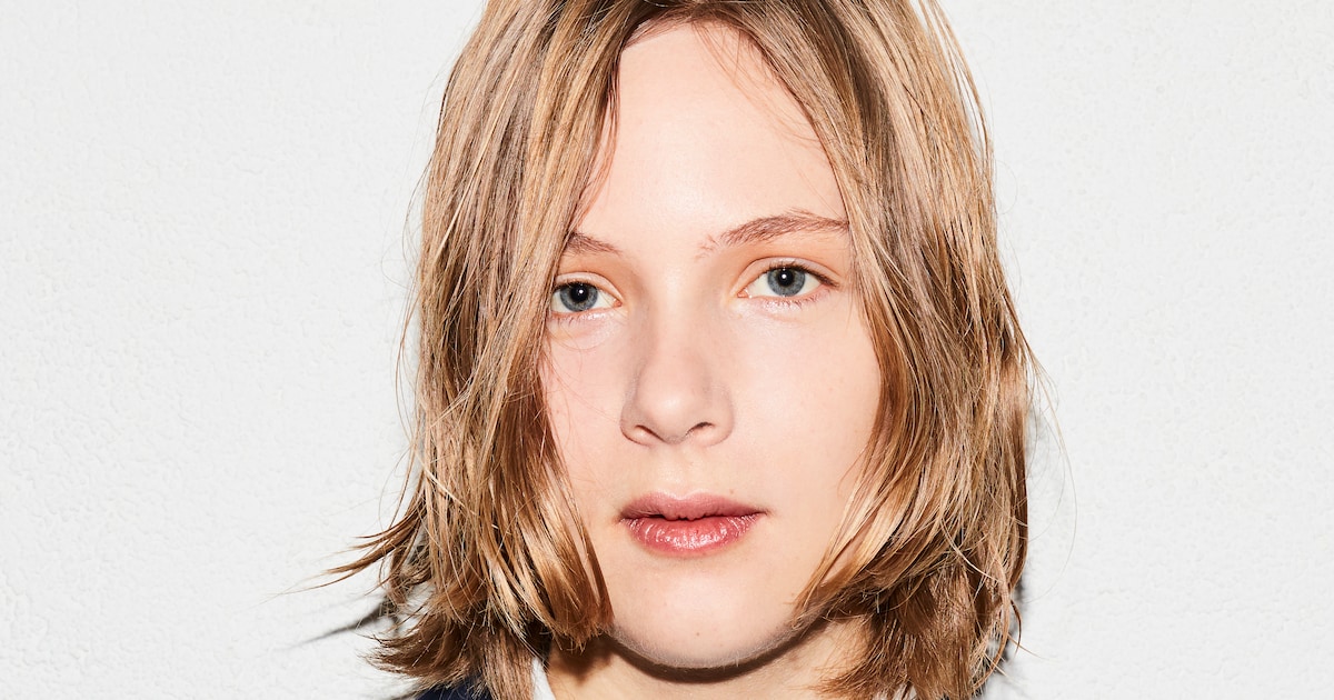 Marieke Lucas Rijneveld schrijft eerste roman: "Ik voel me zowel jongen ...