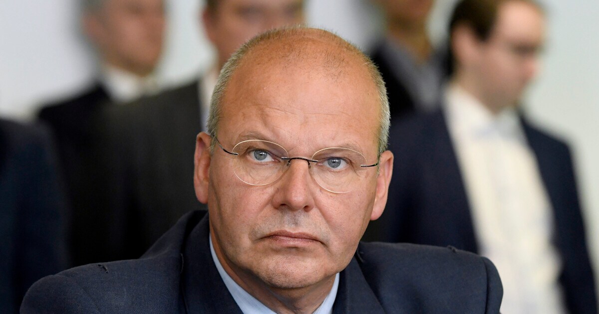 Oorlog onder spionnen: machtsstrijd verteert militaire ...