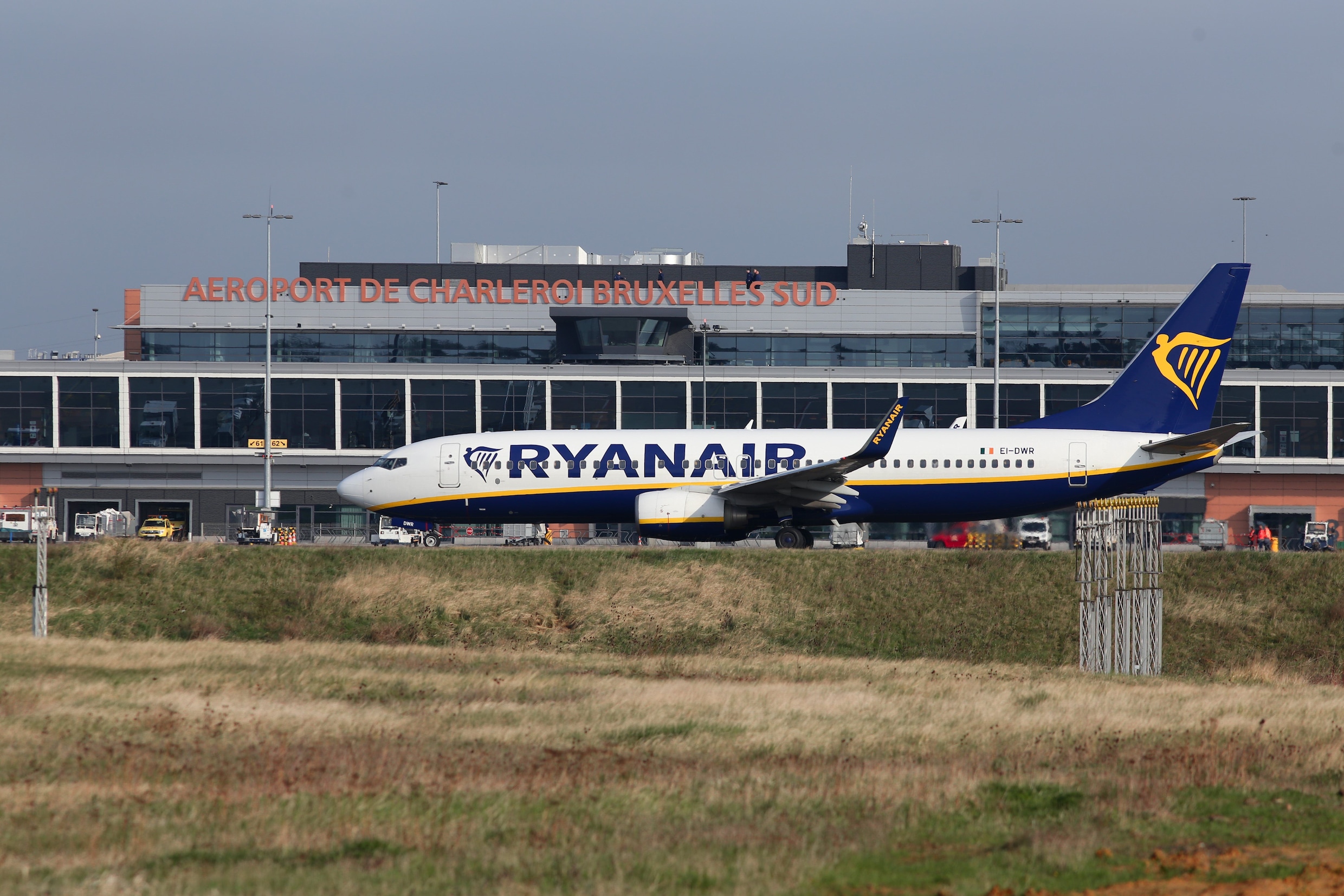 Helft Belgische Ryanair-piloten daagt luchtvaartmaatschappij voor de ...