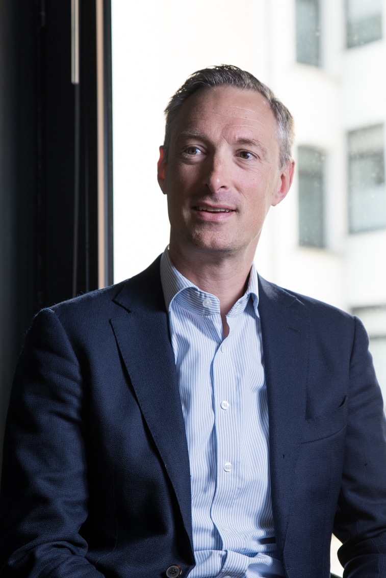 Denk aan de toekomst, word soldaat | De Morgen