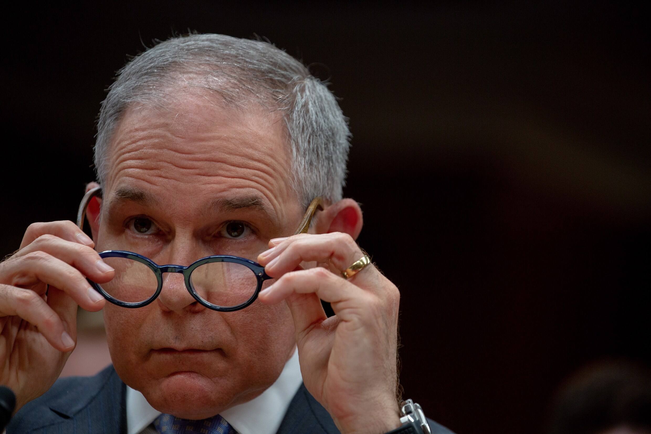 Omstreden baas Amerikaans milieuagentschap neemt ontslag | De Morgen