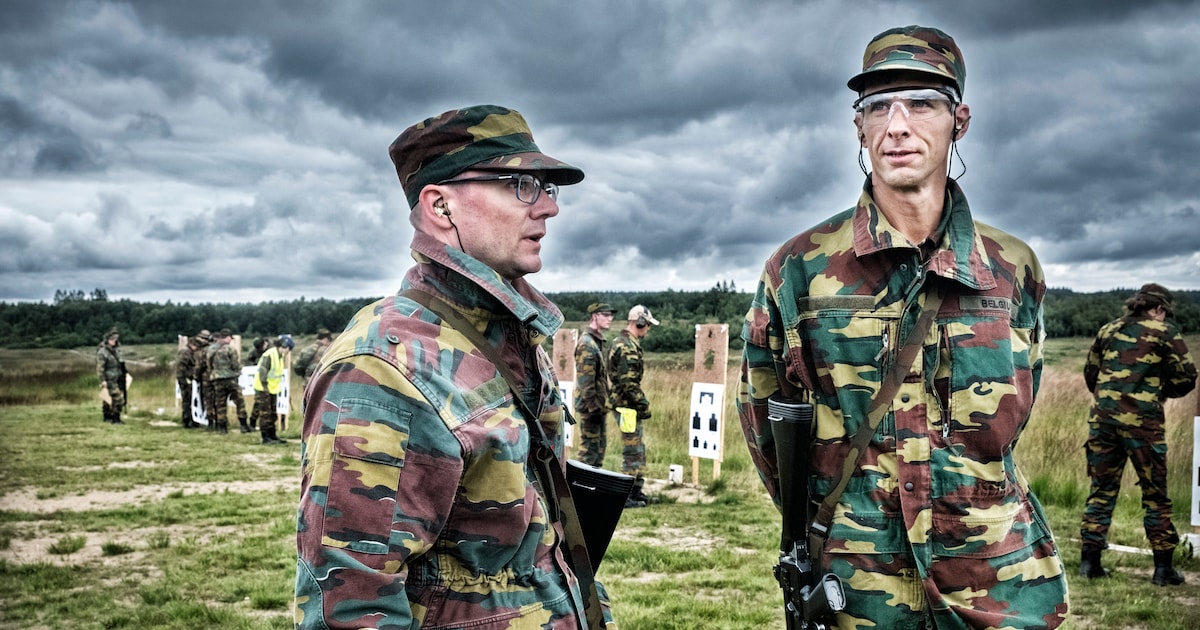 De vuurdoop van Holslag en Pohlmann in het leger: "Als reservist kom je ...