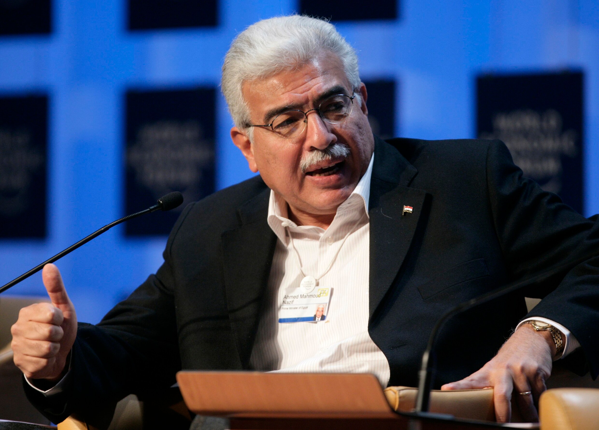 Egyptische ex-premier mag land niet uit | De Morgen