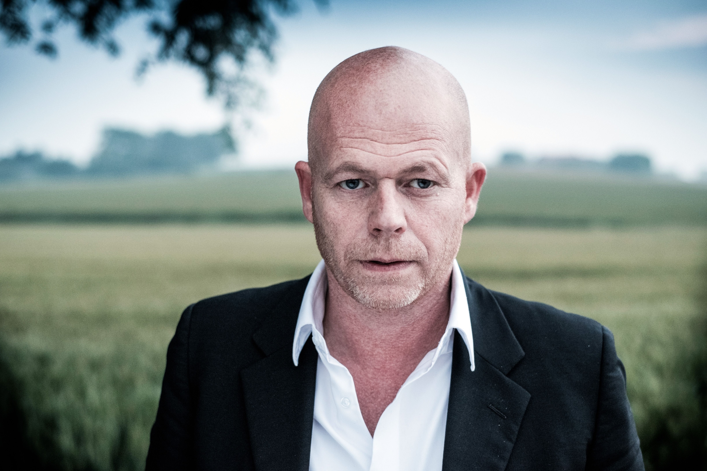 Waarom crimineel Safet Rustemi op een Albanees strand zit, en niet in ...