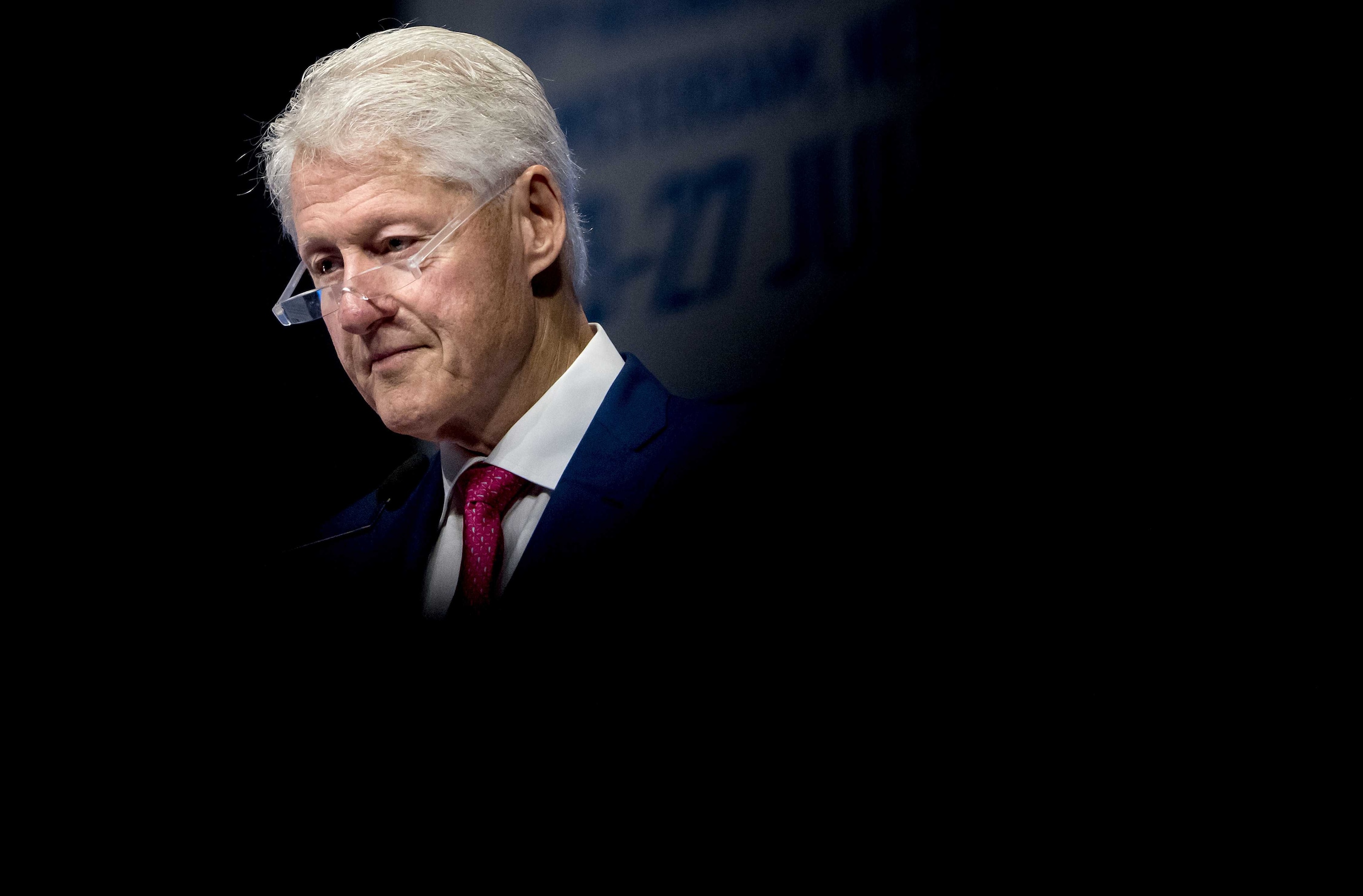 Bill Clinton schrijft thriller: ‘Als het echt gebeurd zou zijn, is dit ...