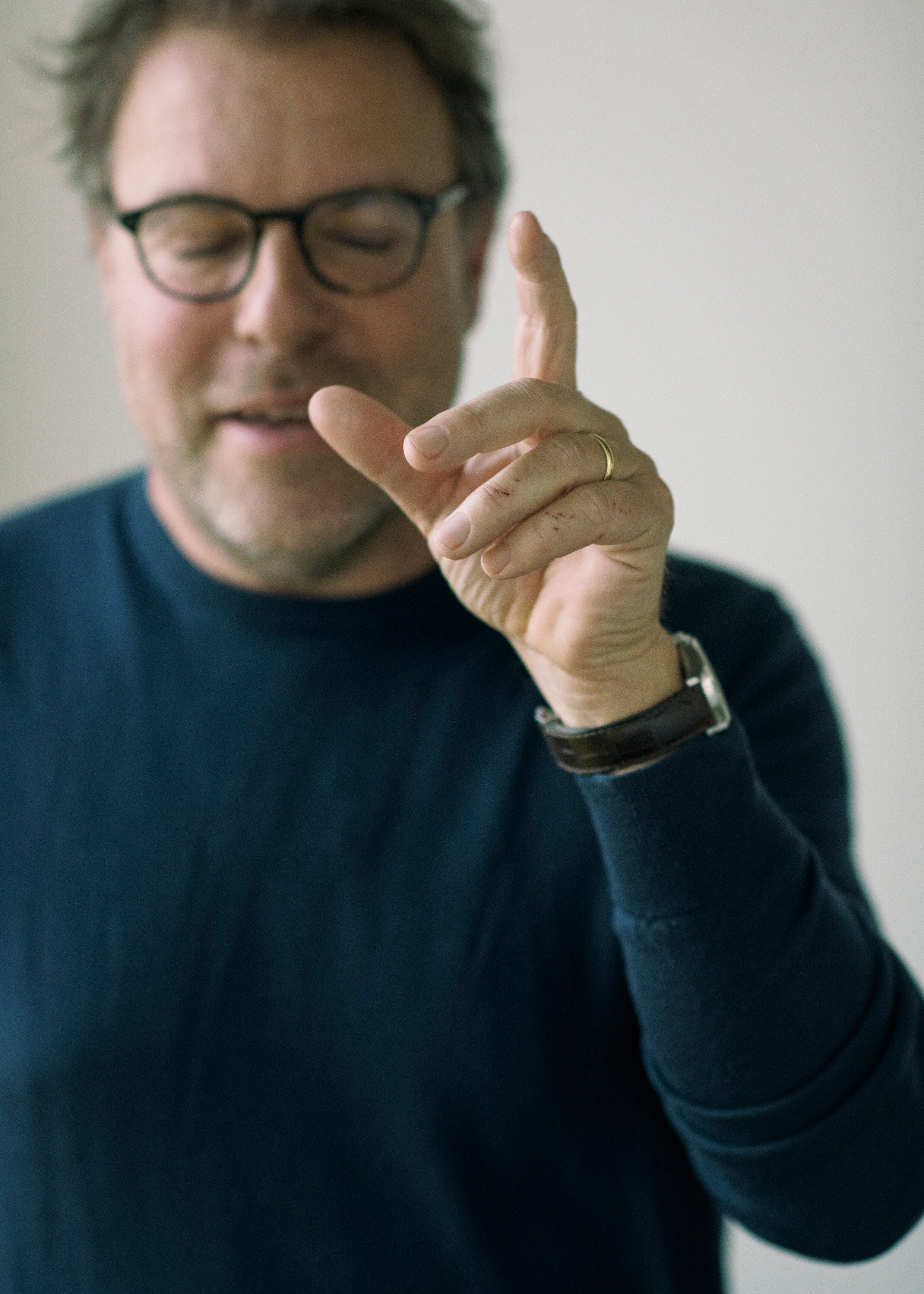 Tom Lenaerts: “Ik ben vaak bang als ik onder de mensen ben” | De Morgen