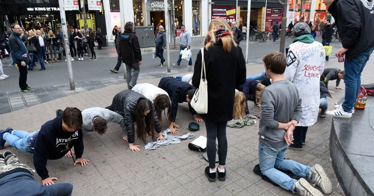 ‘Een meisje was pispaal en jongens mochten op haar benen plassen ...