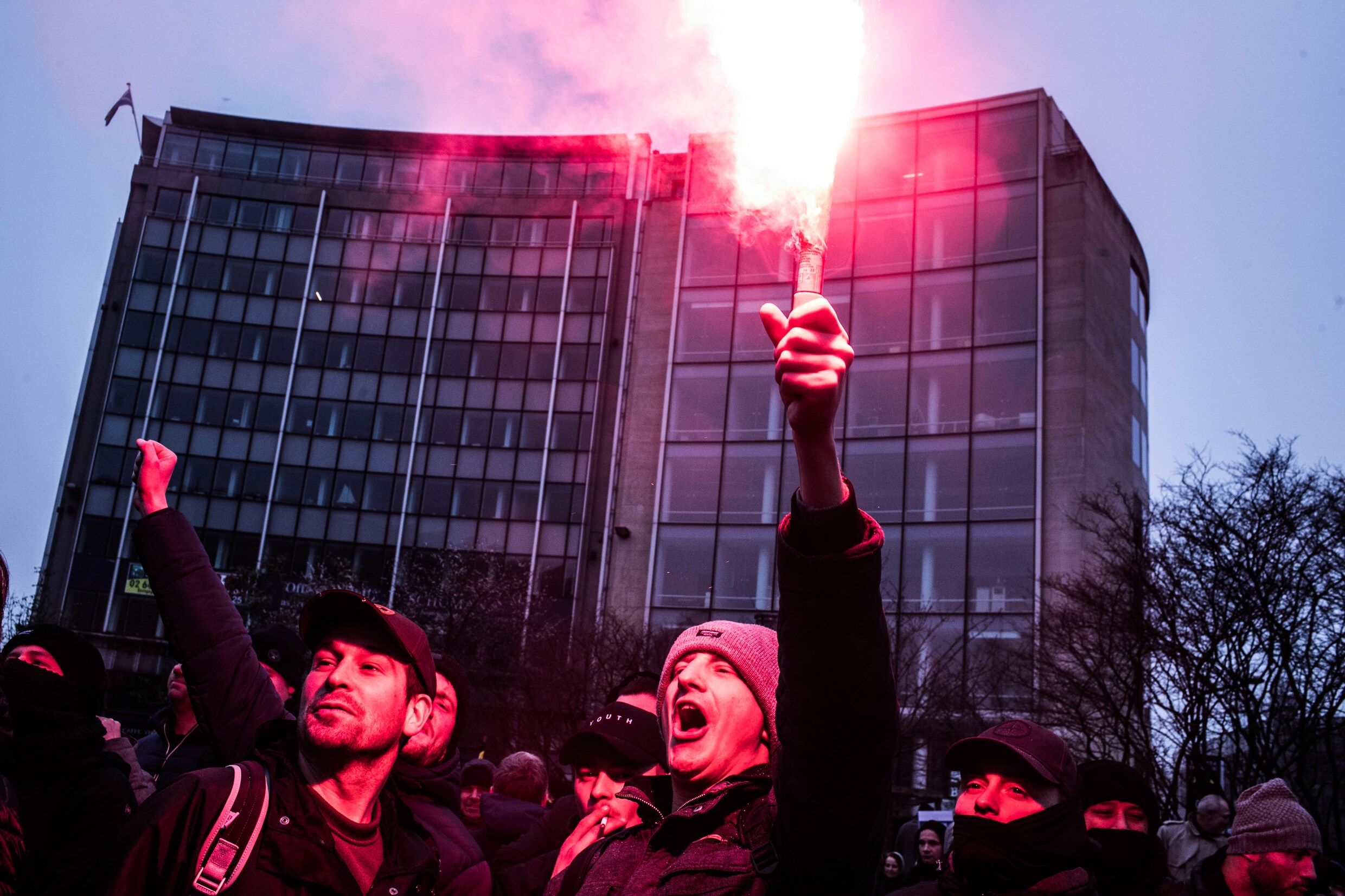 Met de Vlaamse leeuw tegen Marrakech: “Laat uw land maar in de steek ...