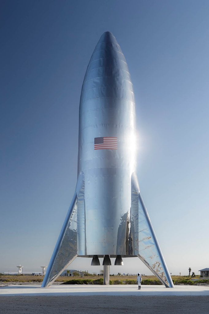 Elon Musk toont prototype van ruimteschip dat in 2024 mensen naar Mars ...