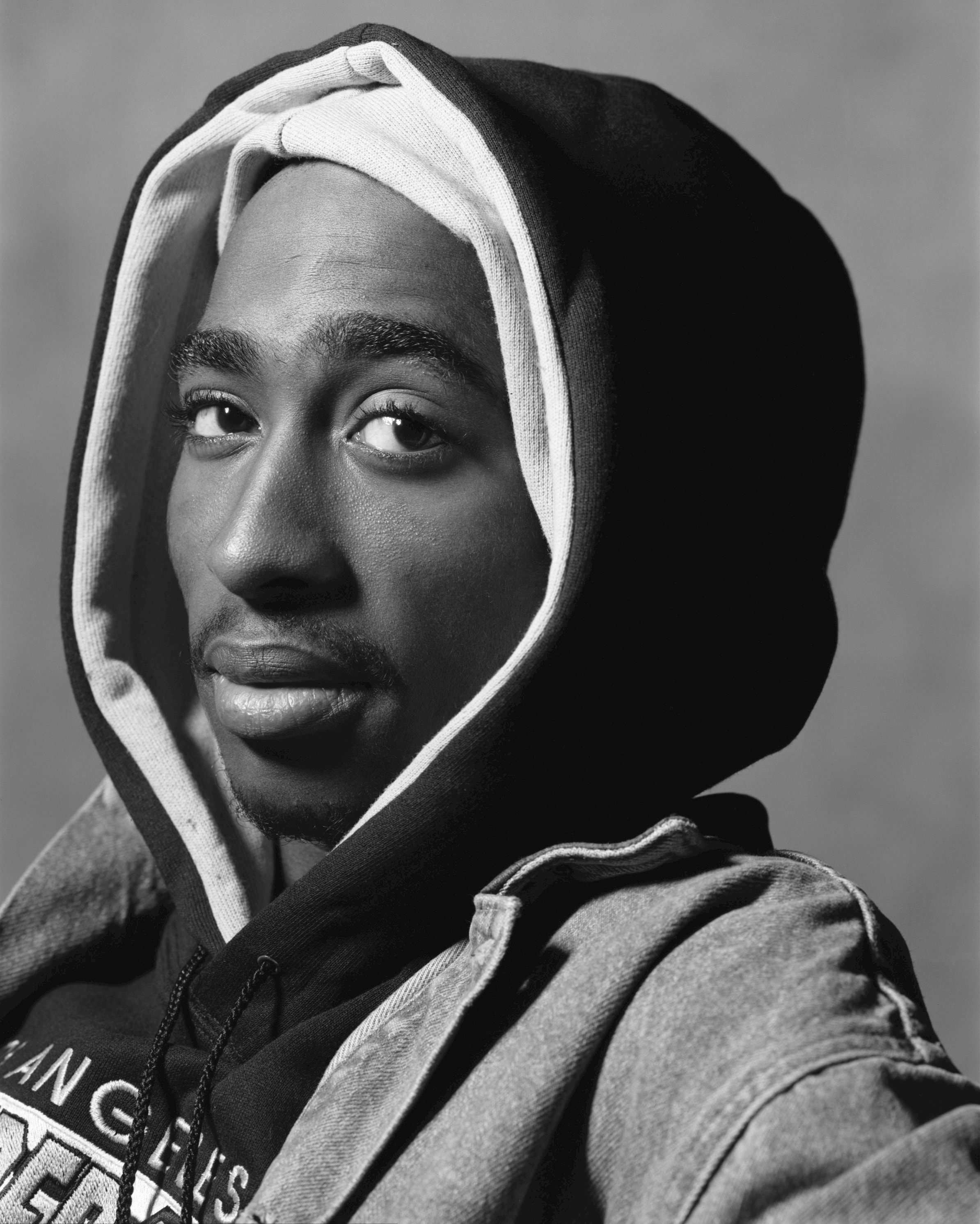 Rapper 2Pac krijgt 26 jaar na zijn dood ster op de Hollywood Walk of ...