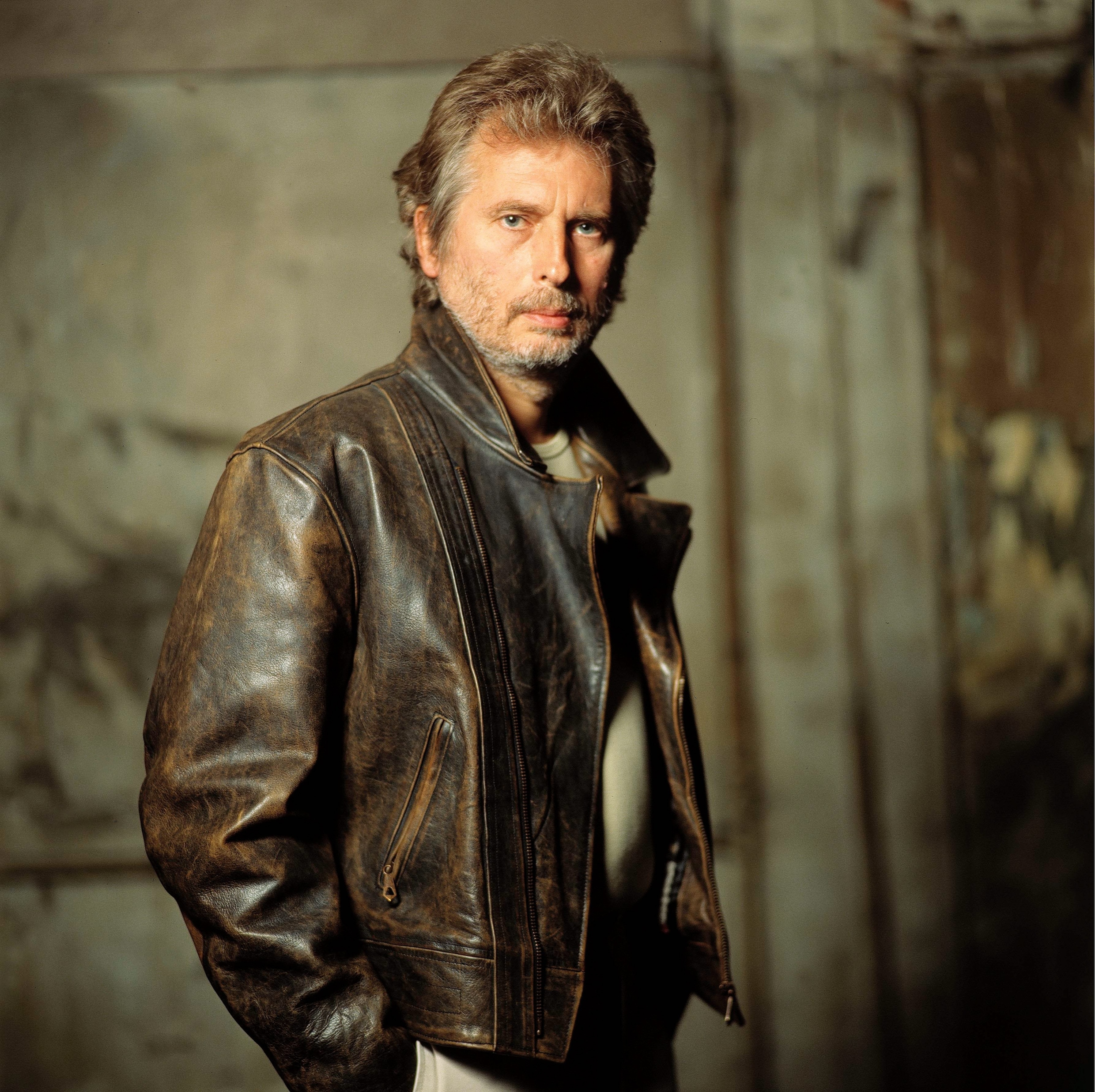 Hoogtewerkers, smetvrees en een ban op gezichtsbeharing: 30 jaar VTM in ...