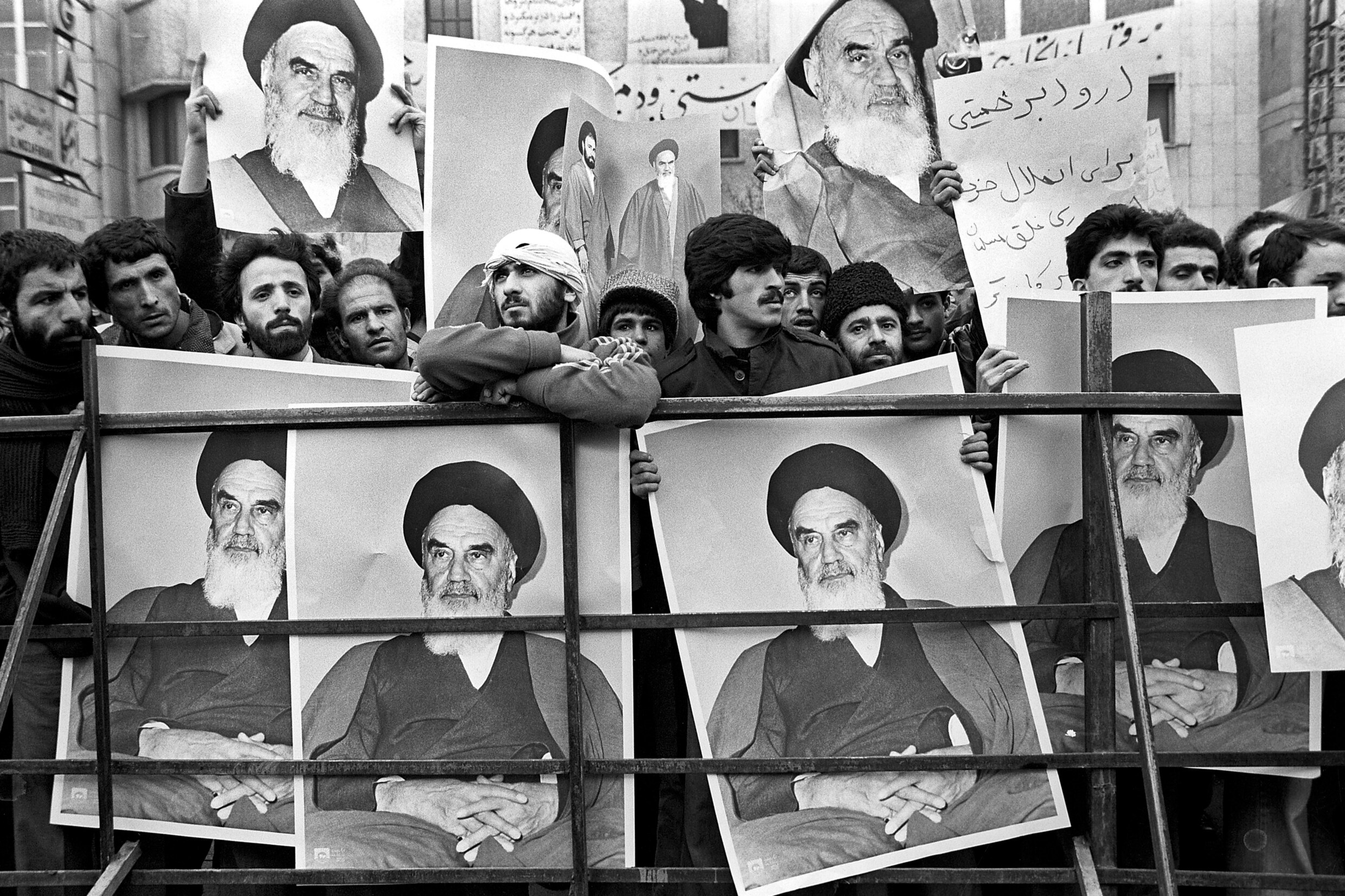 ‘De Amerikaan van Karadj’: een achtbaan van martelingen onder Khomeini ...