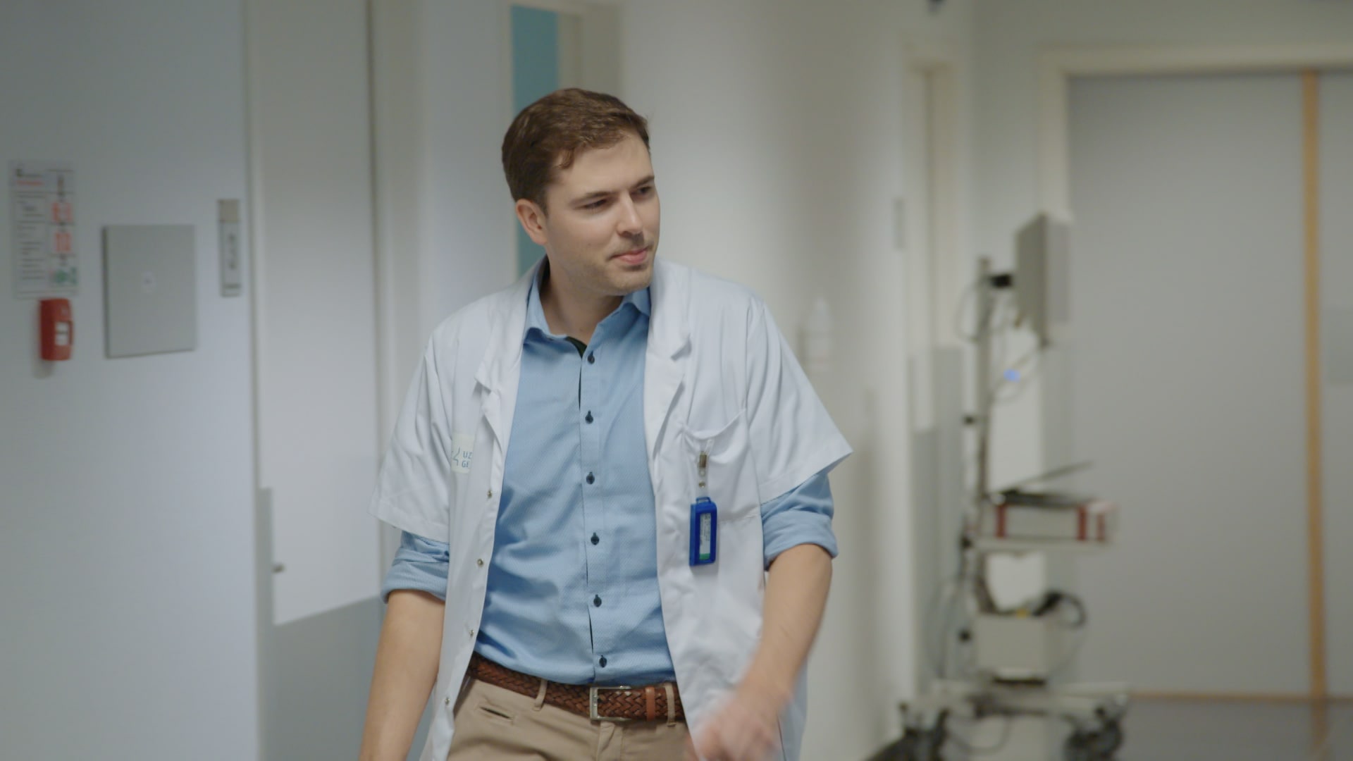 Deze ‘Topdokter’ mocht thuis niet studeren en werd toch pionier in robotchirurgie | De Morgen