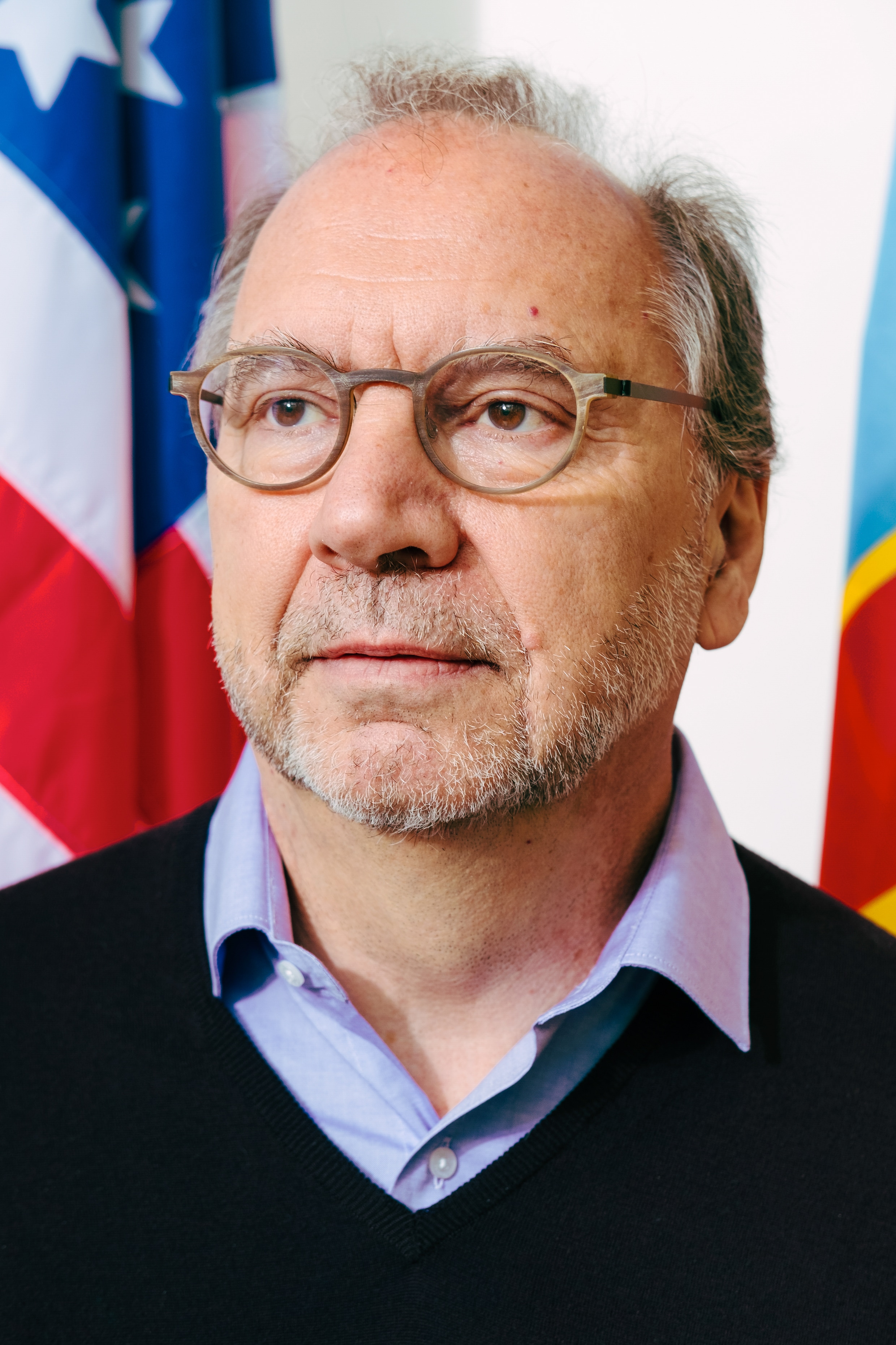 Peter Piot: 'Vijftig jaar lang hebben antibiotica mensenlevens gered en ...