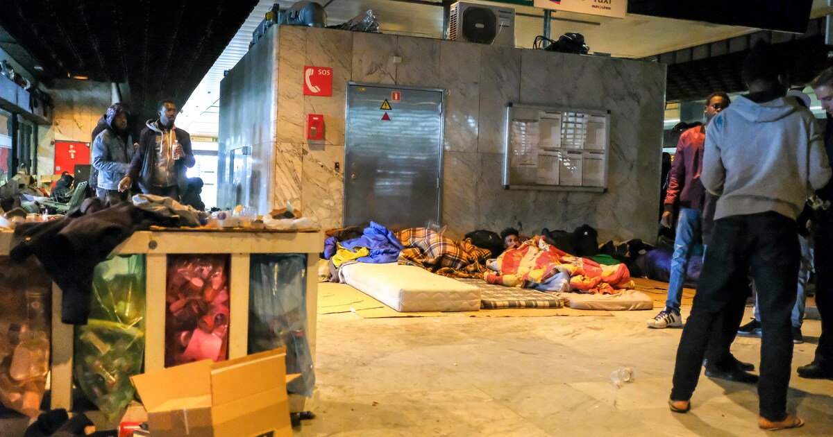 ‘Het risico op besmetting is veel hoger voor de migranten dan voor de ...