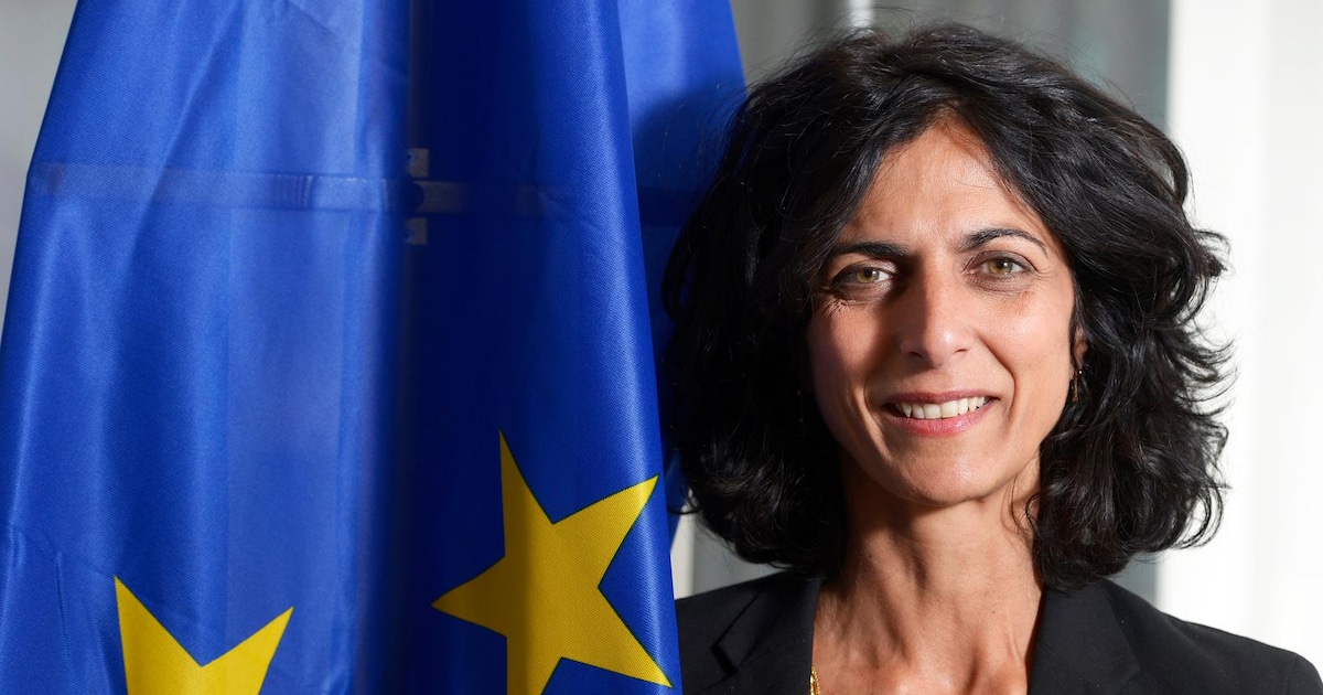 Zoon van gewezen PS-politica Marie Arena, samen met veertien andere ...