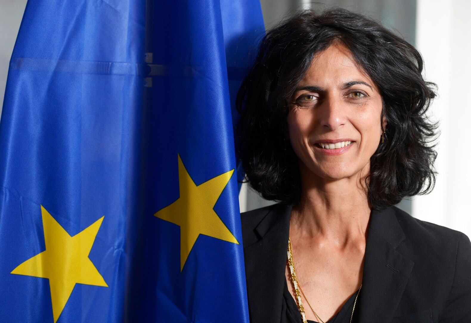 Zoon van gewezen PS-politica Marie Arena, samen met veertien andere ...