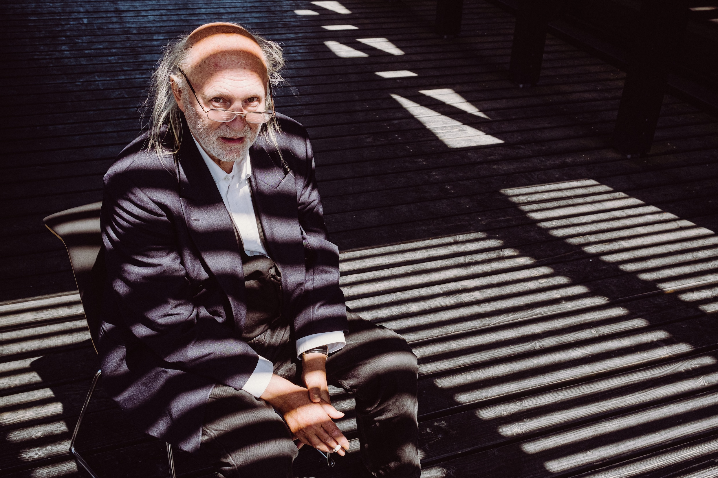 Antwerpse kunstenaar Guillaume Bijl (79) overleden: ‘Ik componeer met ...