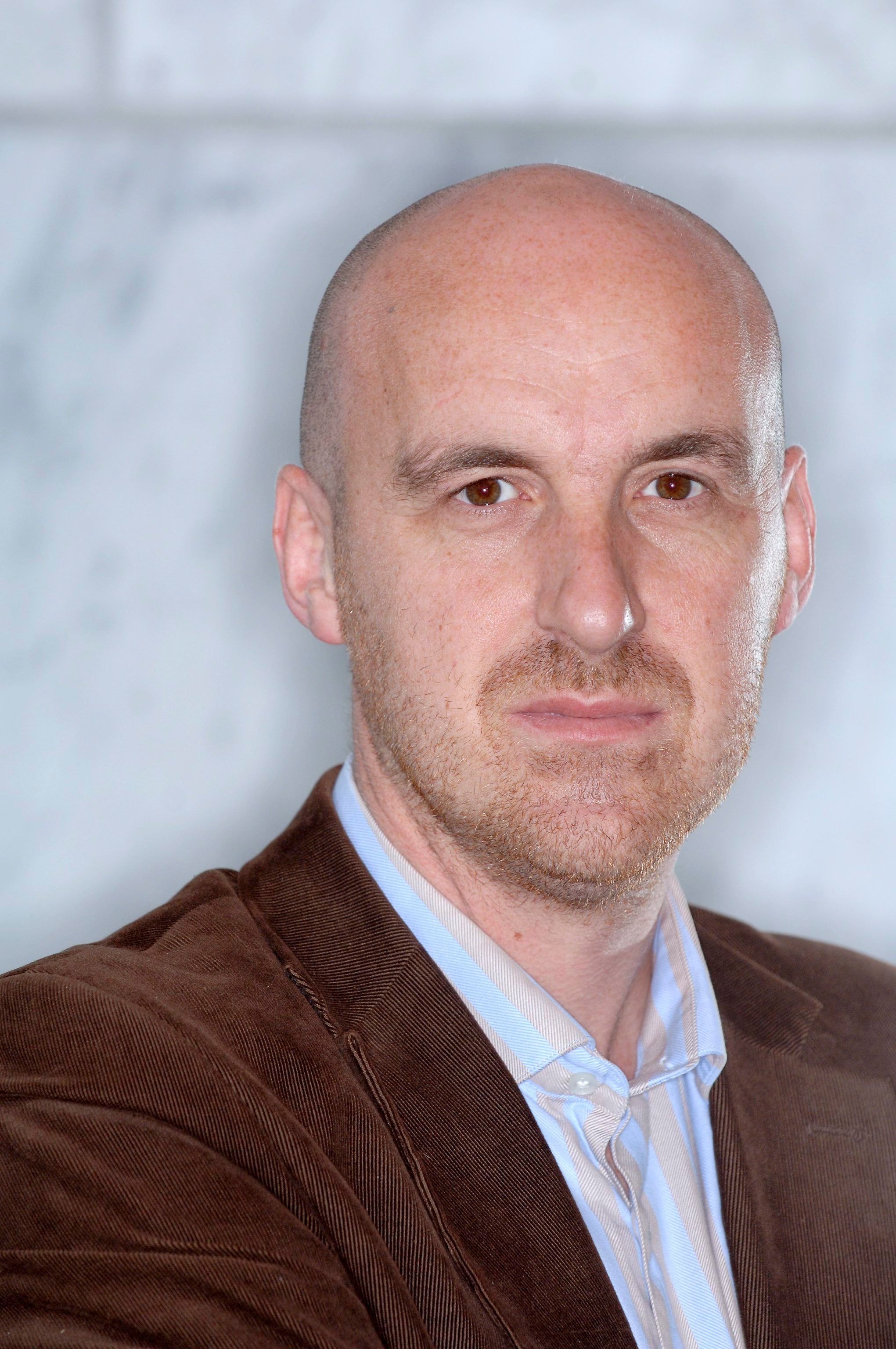 'Held van het Internet' haalt mes boven in Karen & De Coster | De Morgen