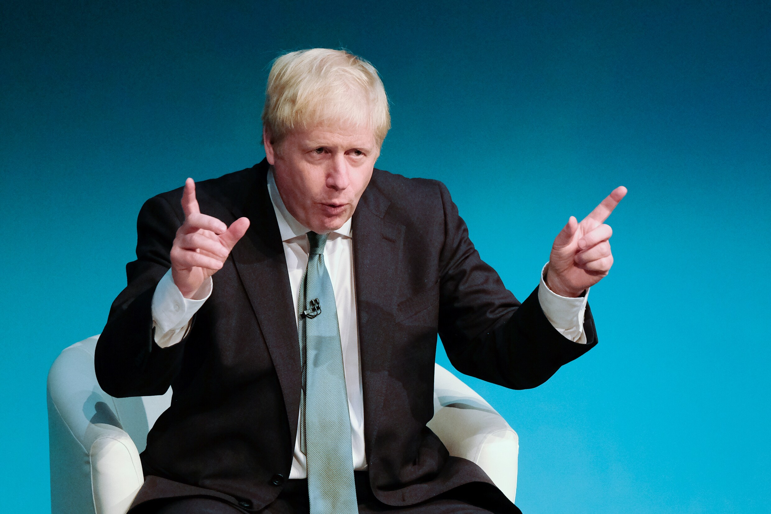 Boris Johnson windt met humor de kiezer om zijn vinger | De Morgen