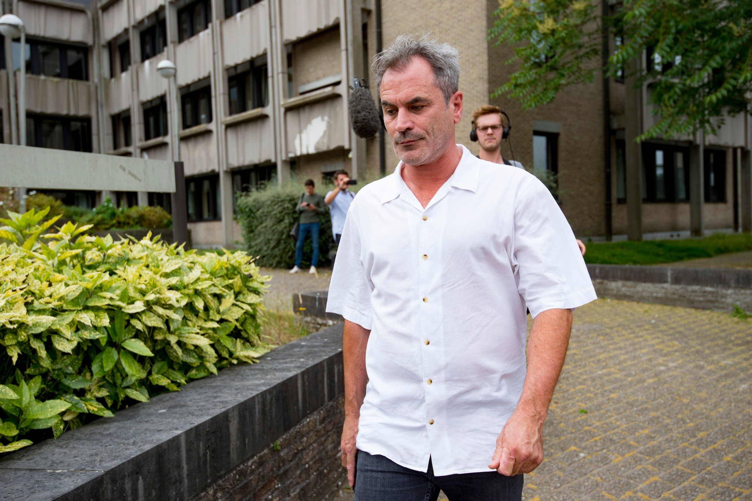 Vastgoedman en ex-N-VA-politicus krijgt 7 jaar cel voor mensenhandel en ...