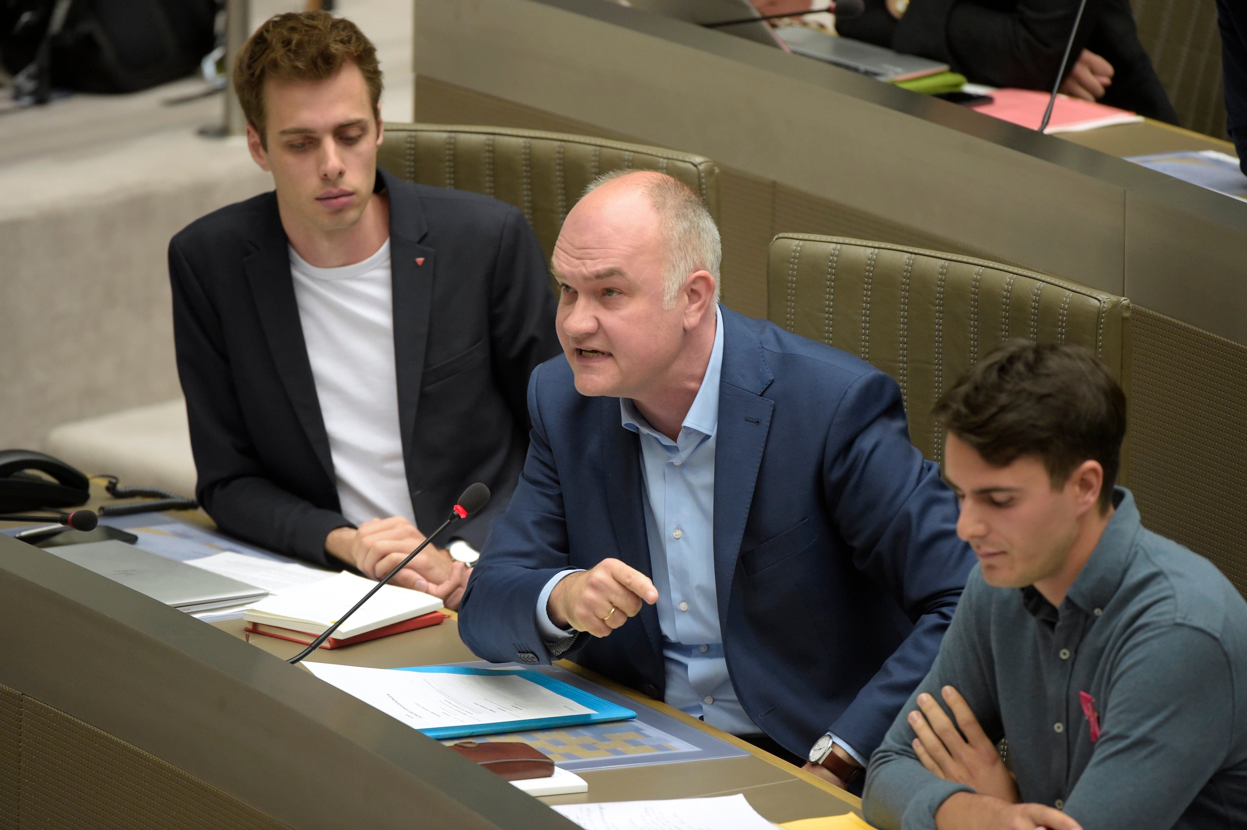 Start in mineur voor regering-Jambon: eerste barst in aura als staatsman | De Morgen