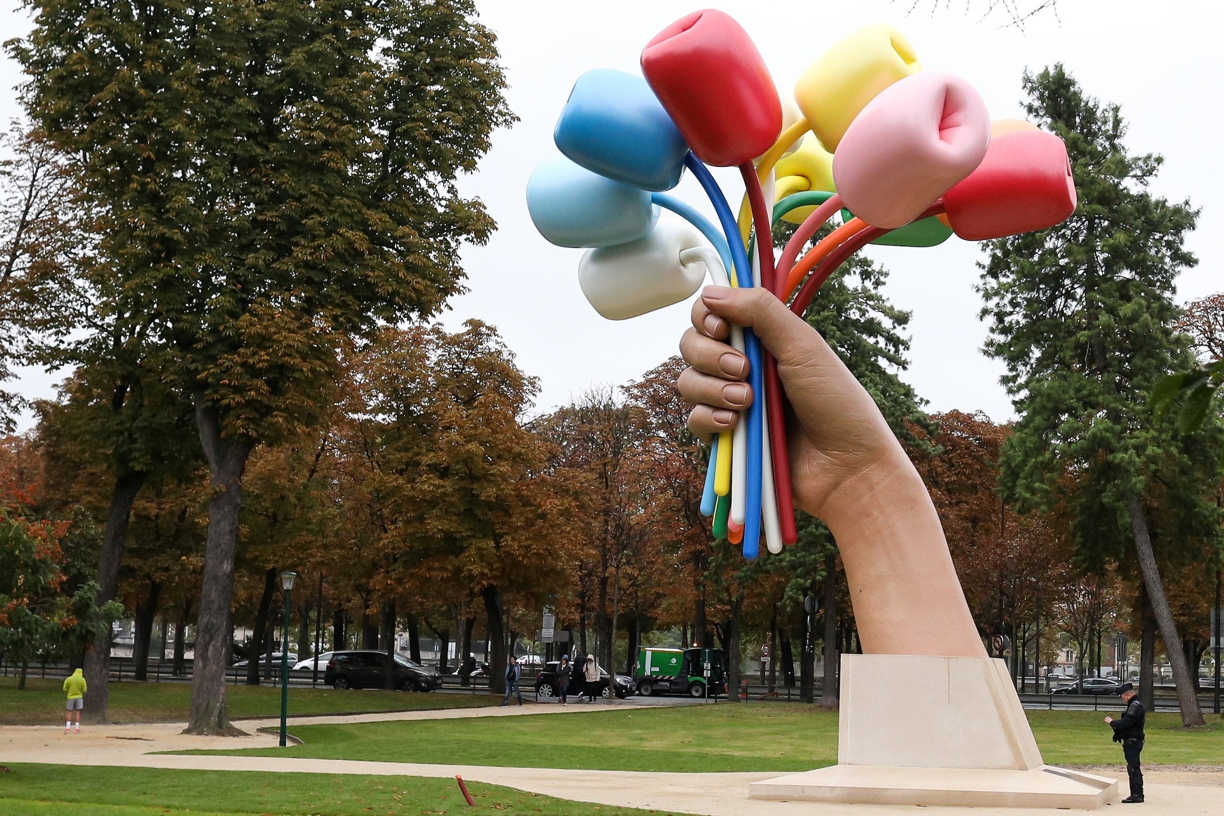 ‘Pornografisch’ of ‘prachtig geschenk’: Jeff Koons-sculptuur voor ...