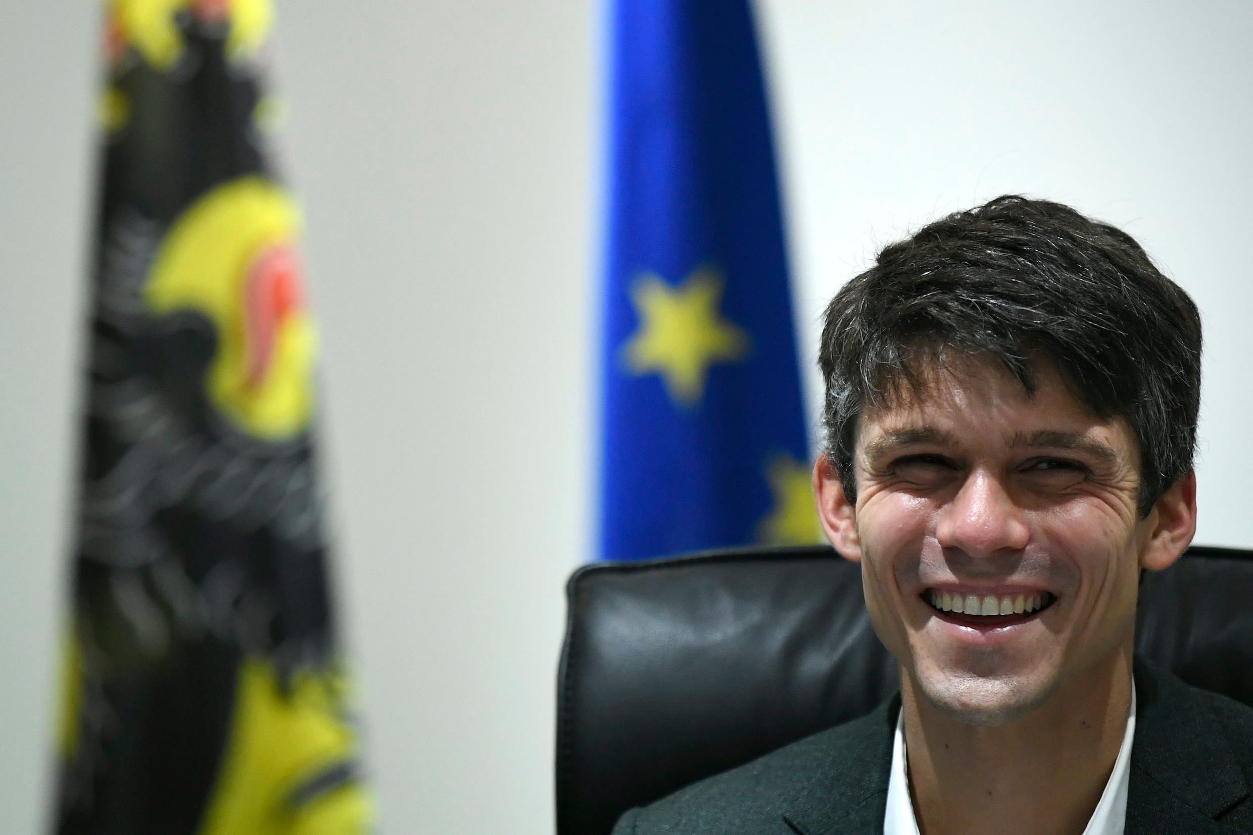 VRT moet meer besparen dan gedacht: ‘250 jobs op de helling’ | De Morgen