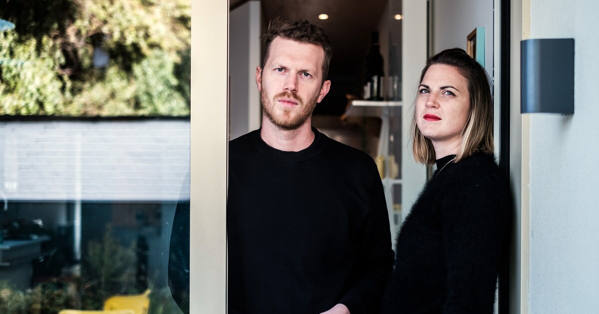 Schrijver Bert Moerman en zus Lore: ‘Het was altijd vloeken op de polder en die focking wind ...