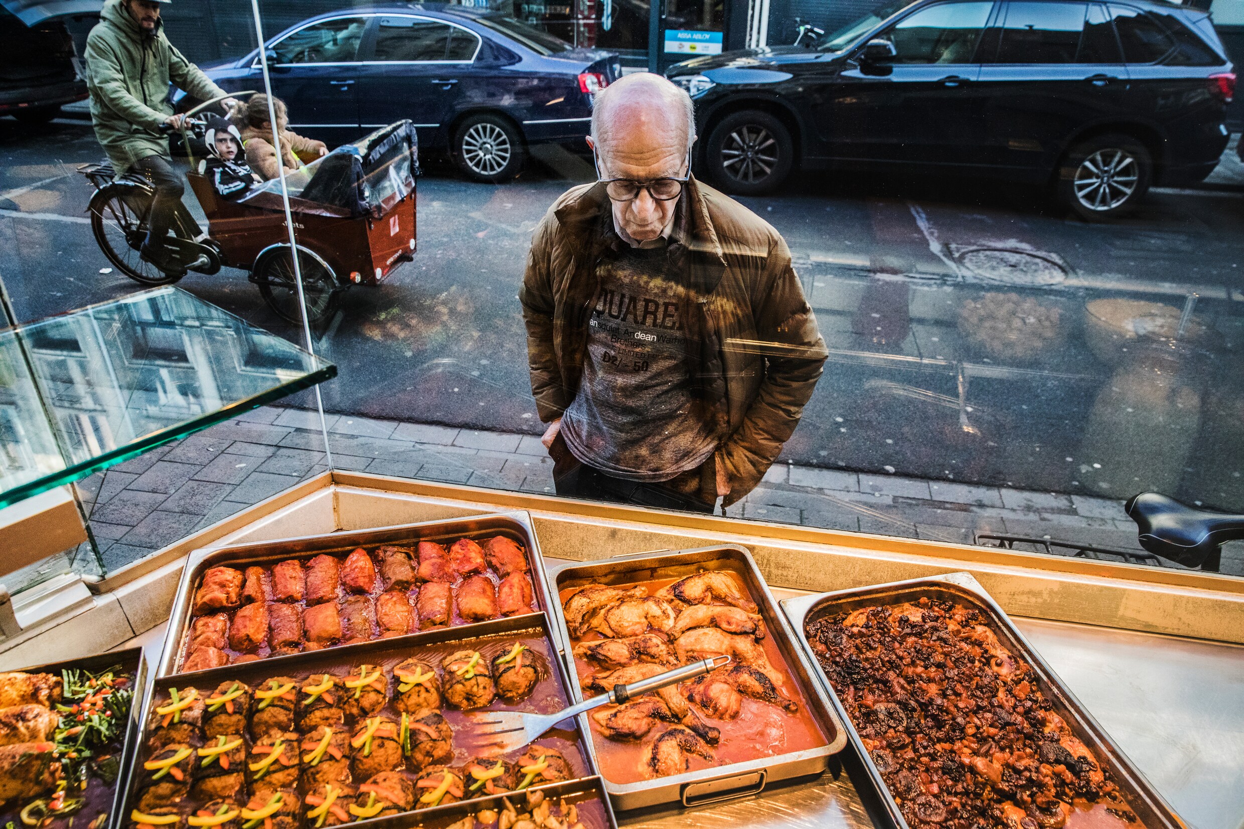 Joods restaurant Hoffy’s komt met kookboek: ‘Dit is voor jullie, wij ...