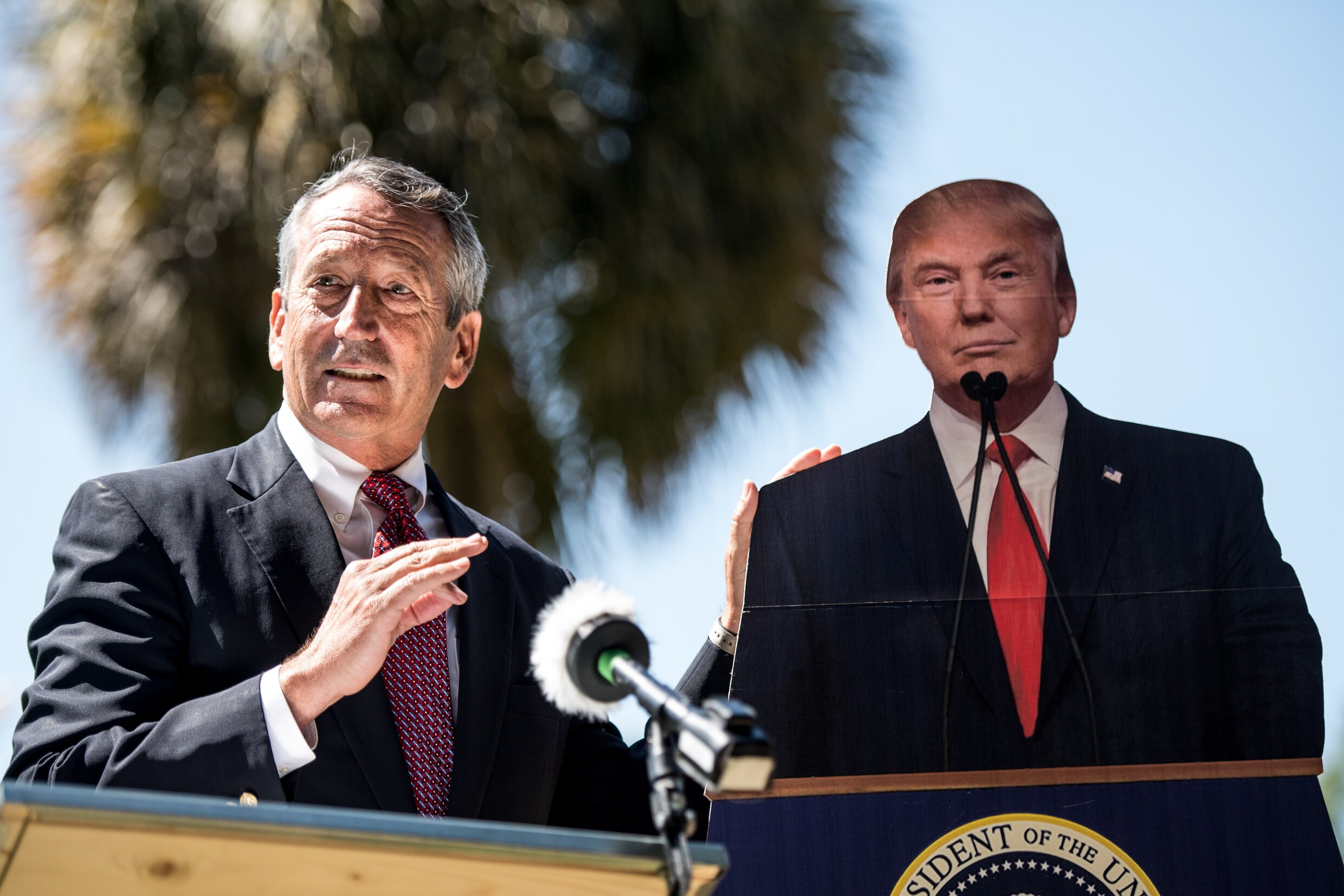 Waarom de Republikeinen zich achter Trump blijven scharen | De Morgen