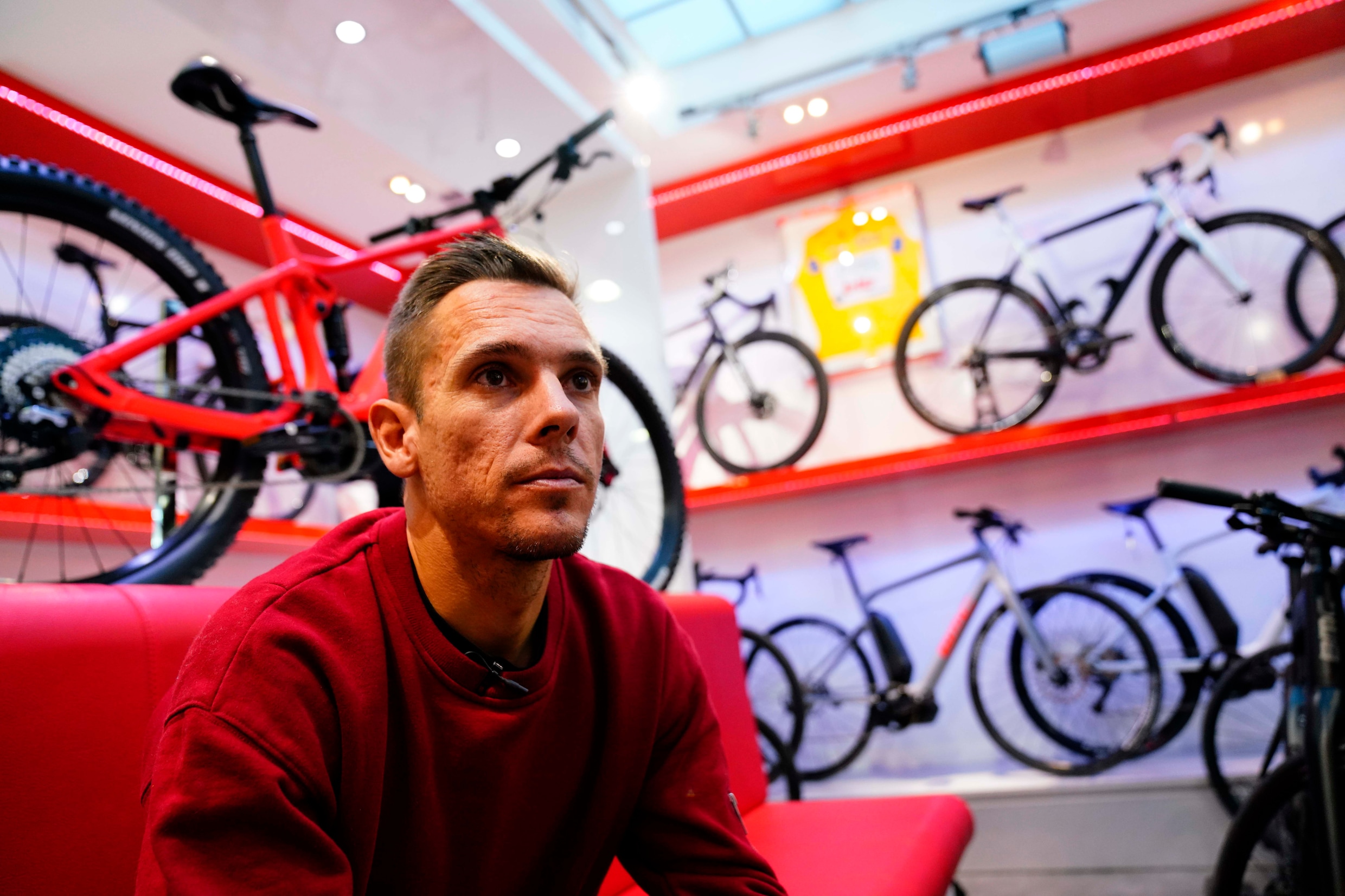 Philippe Gilbert: ‘Eerst nam ik Evenepoel niet te serieus en vond ik ...