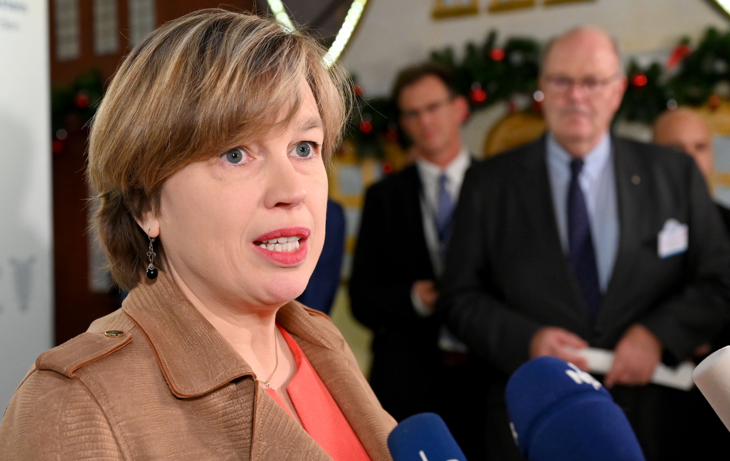 Europol waarschuwt voor radicalisering door coronamaatregelen | De Morgen