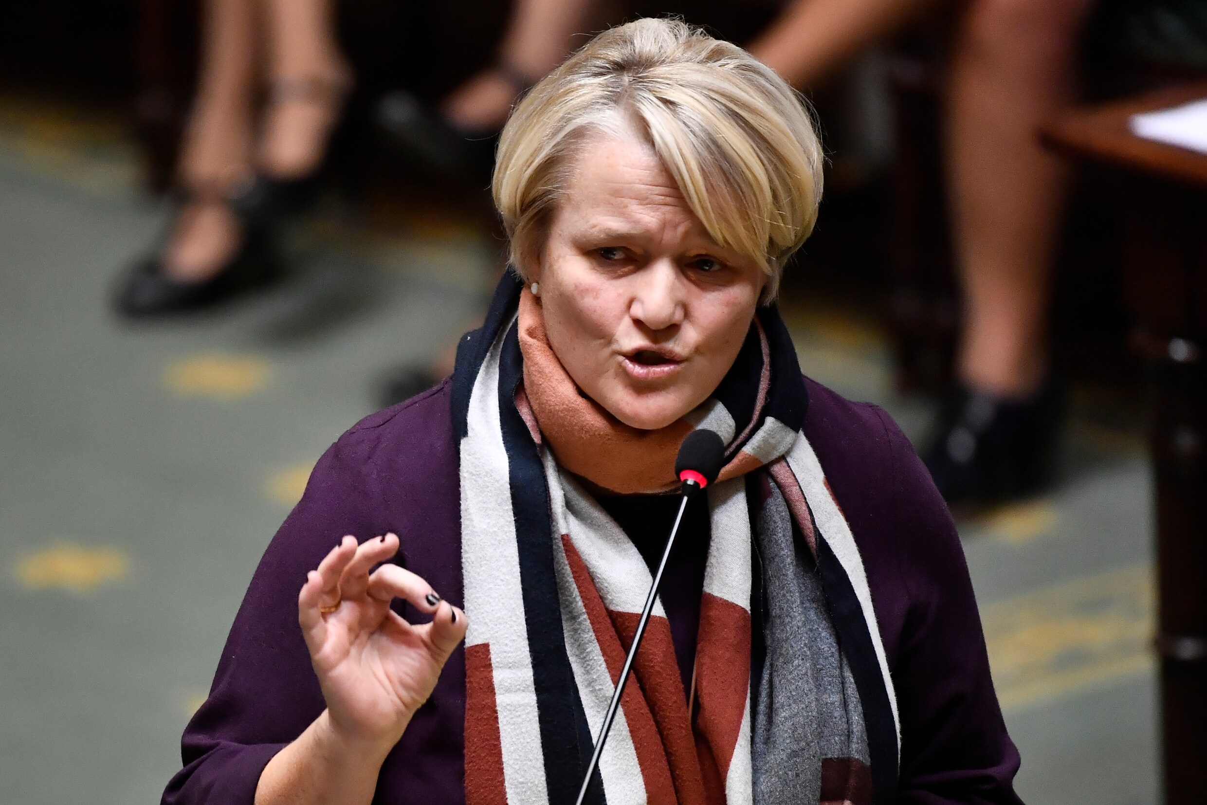 Alleenstaande ouders straks met ‘coronaverlof’: minister Muylle ...