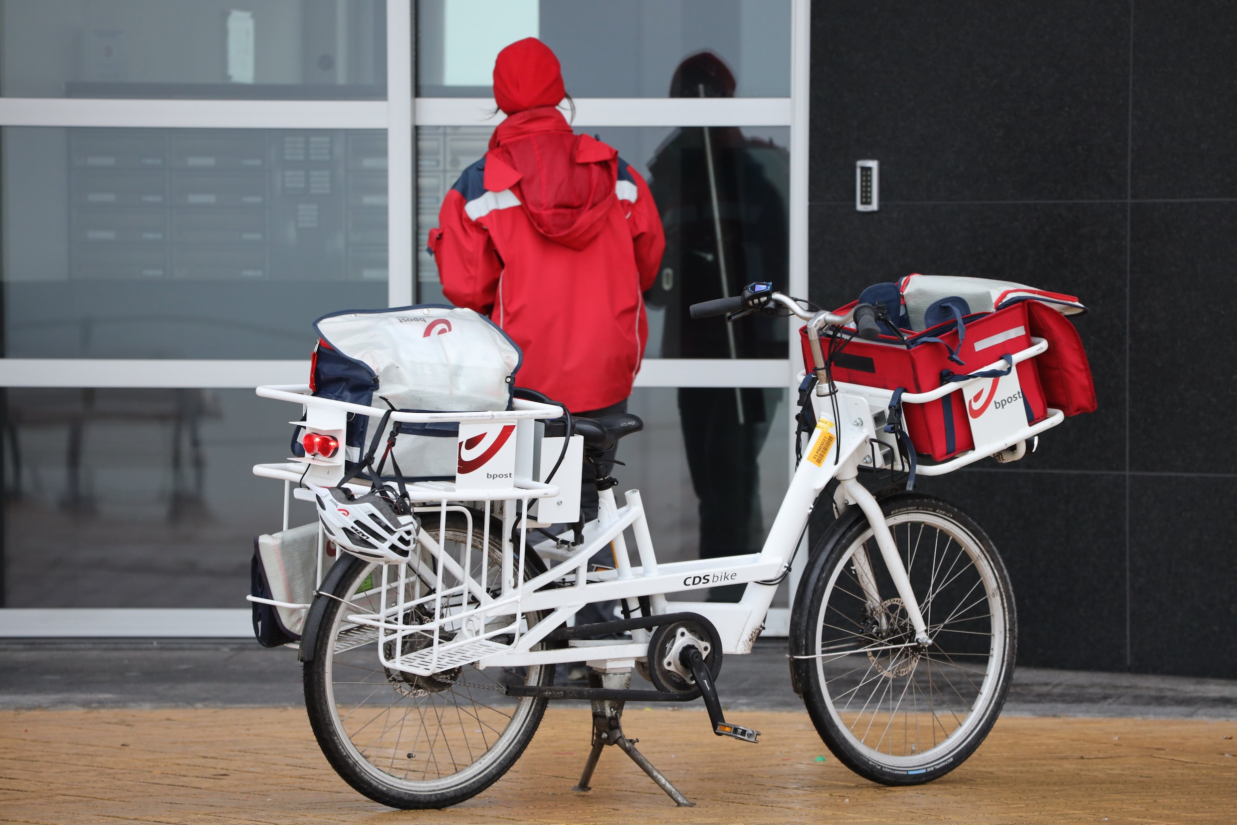 Uitstel van executie voor Bpost: regering schuift contract voor ...